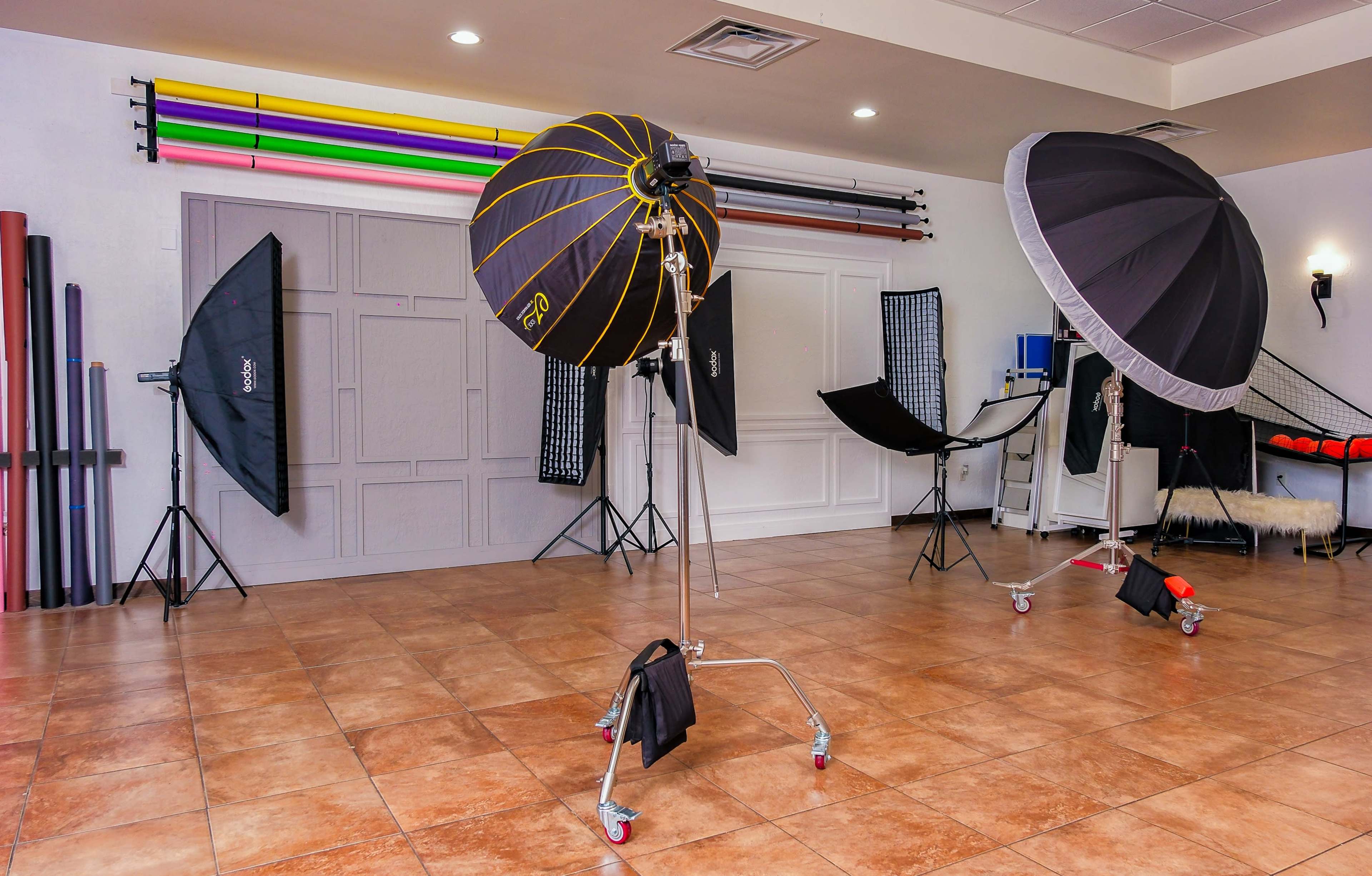 Right Time Solutions, LLC | Dynamic Westheimer Studio with 8 Motorized ...