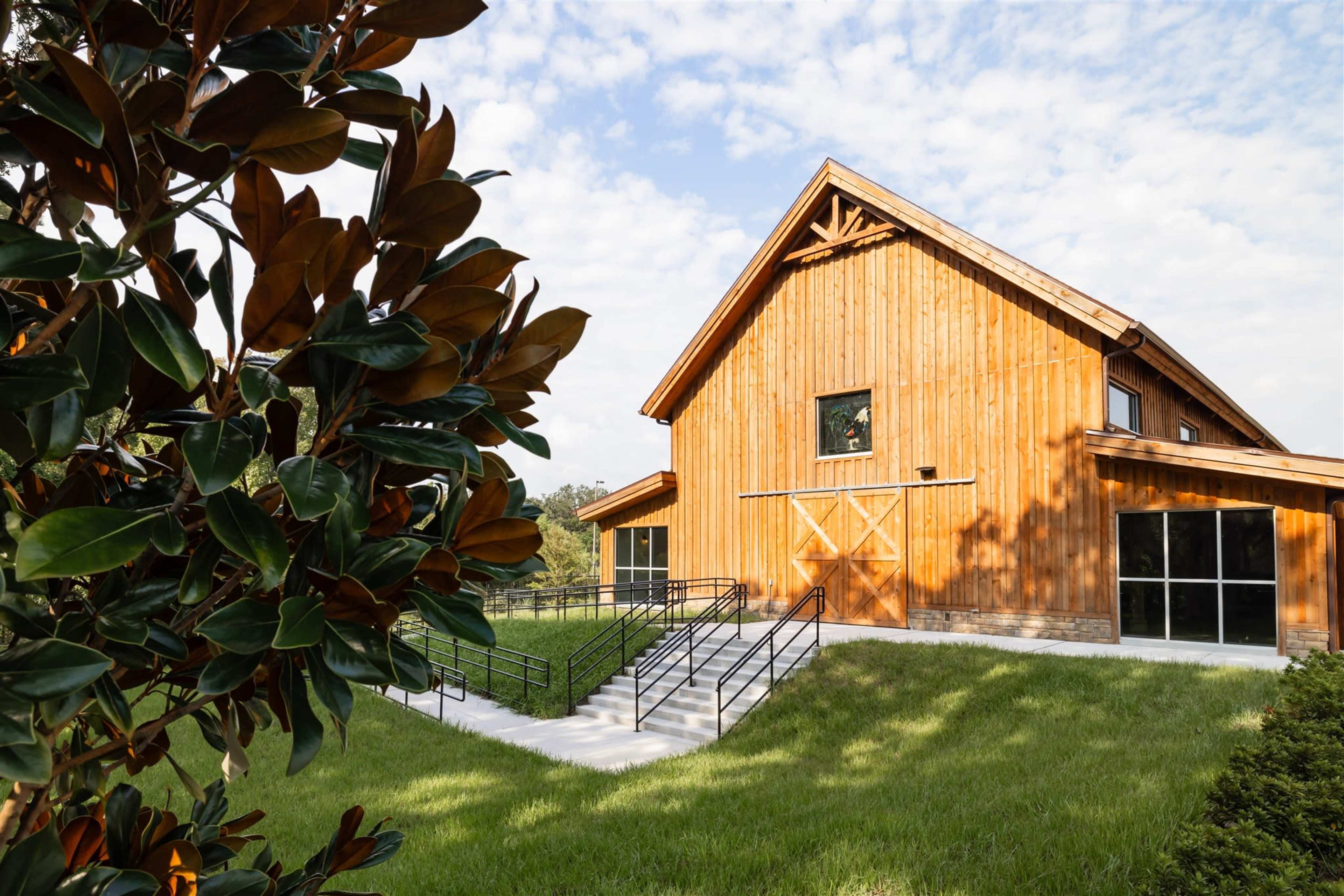 Rustic Barn Styled Banquet Hall, Oviedo, FL | Off-Site | Peerspace