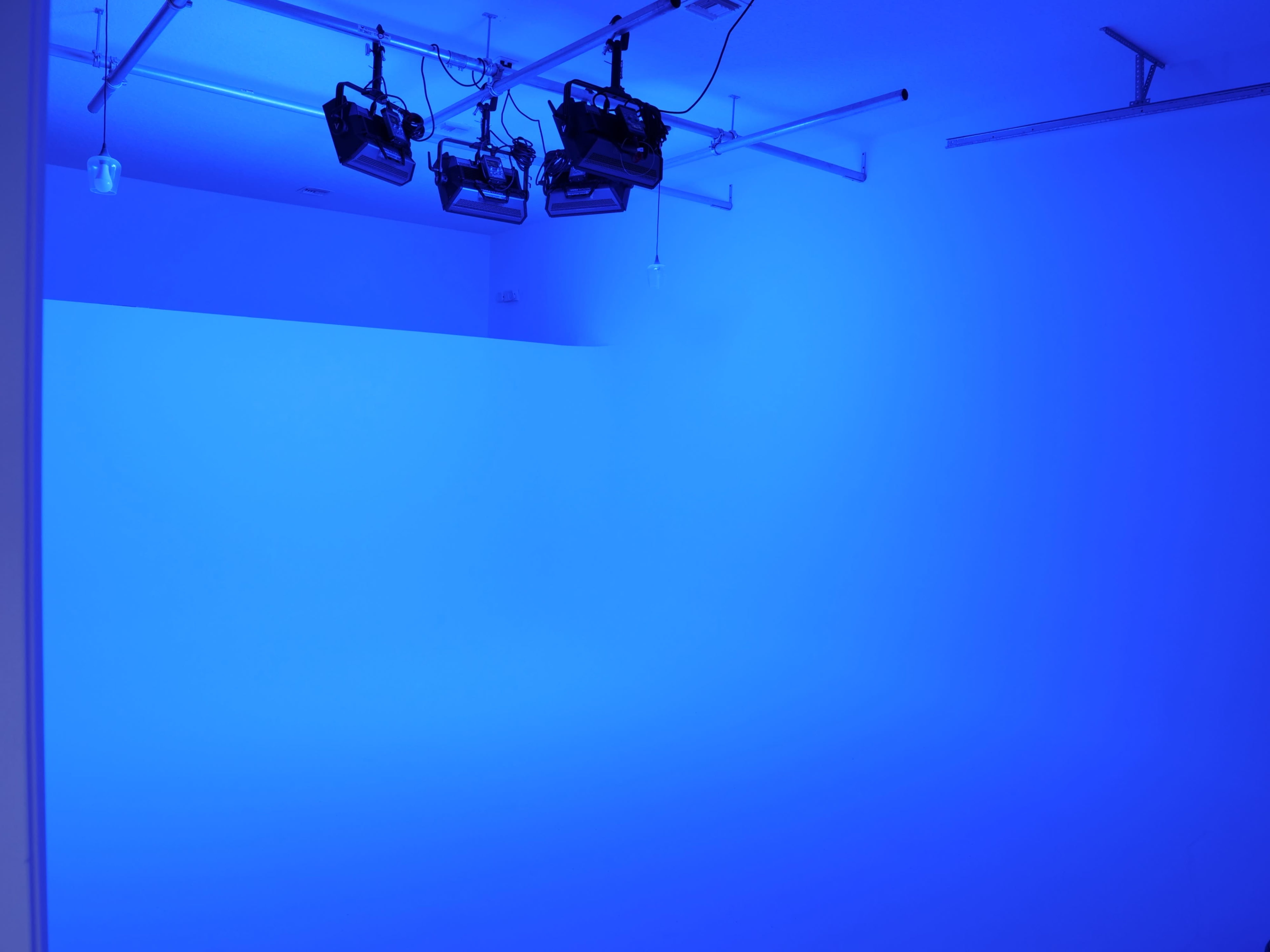 Lightbox Studio | Infinite White Cyc Wall with custom RGB lights ...