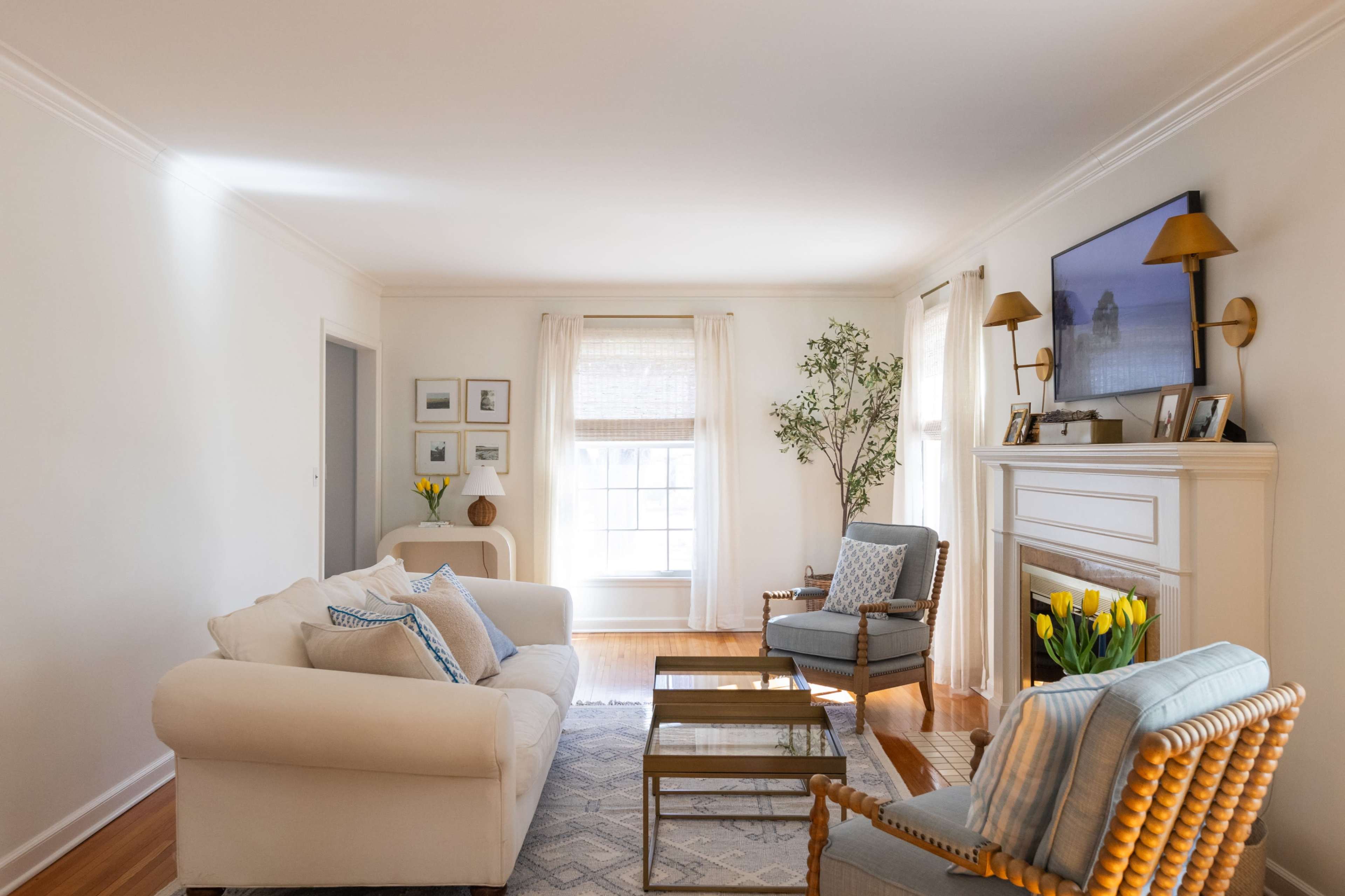 Charming Cape Cod Gem, Saint Louis Park, MN | Production | Peerspace