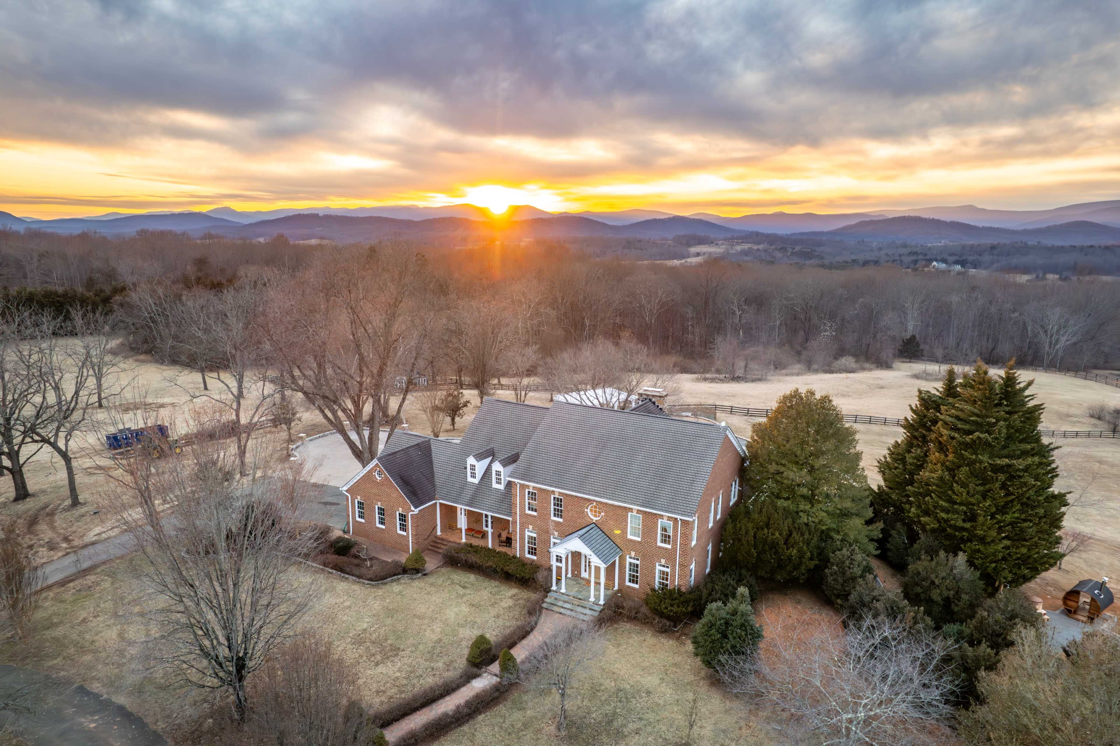 Mountain Mama Ranch | Luxury Farmhouse on 200 Acres w/ Blue Ridge Views ...