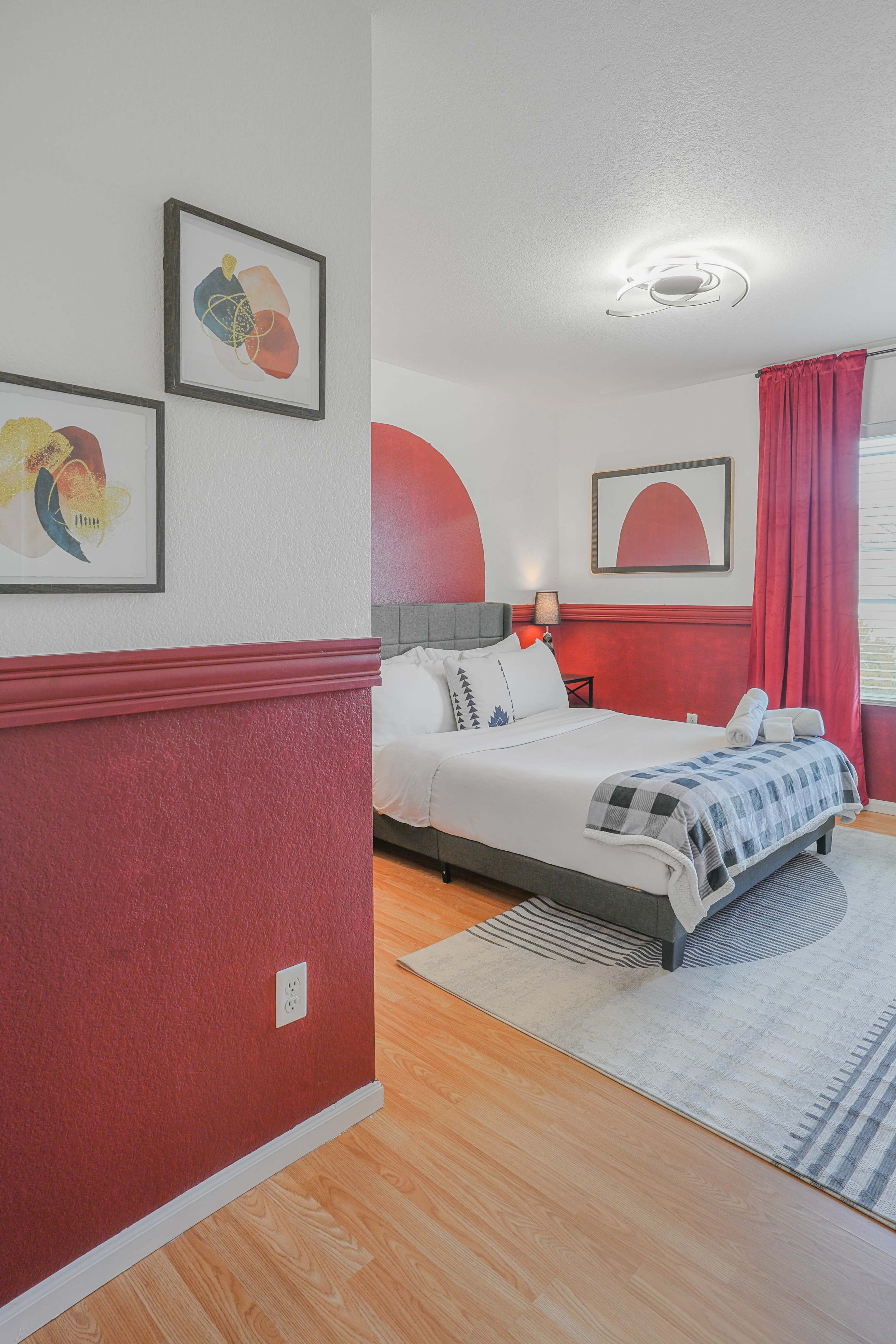 Influencer's Dream House | Hot Tub + Mario Game Room | 15min to DIA ...