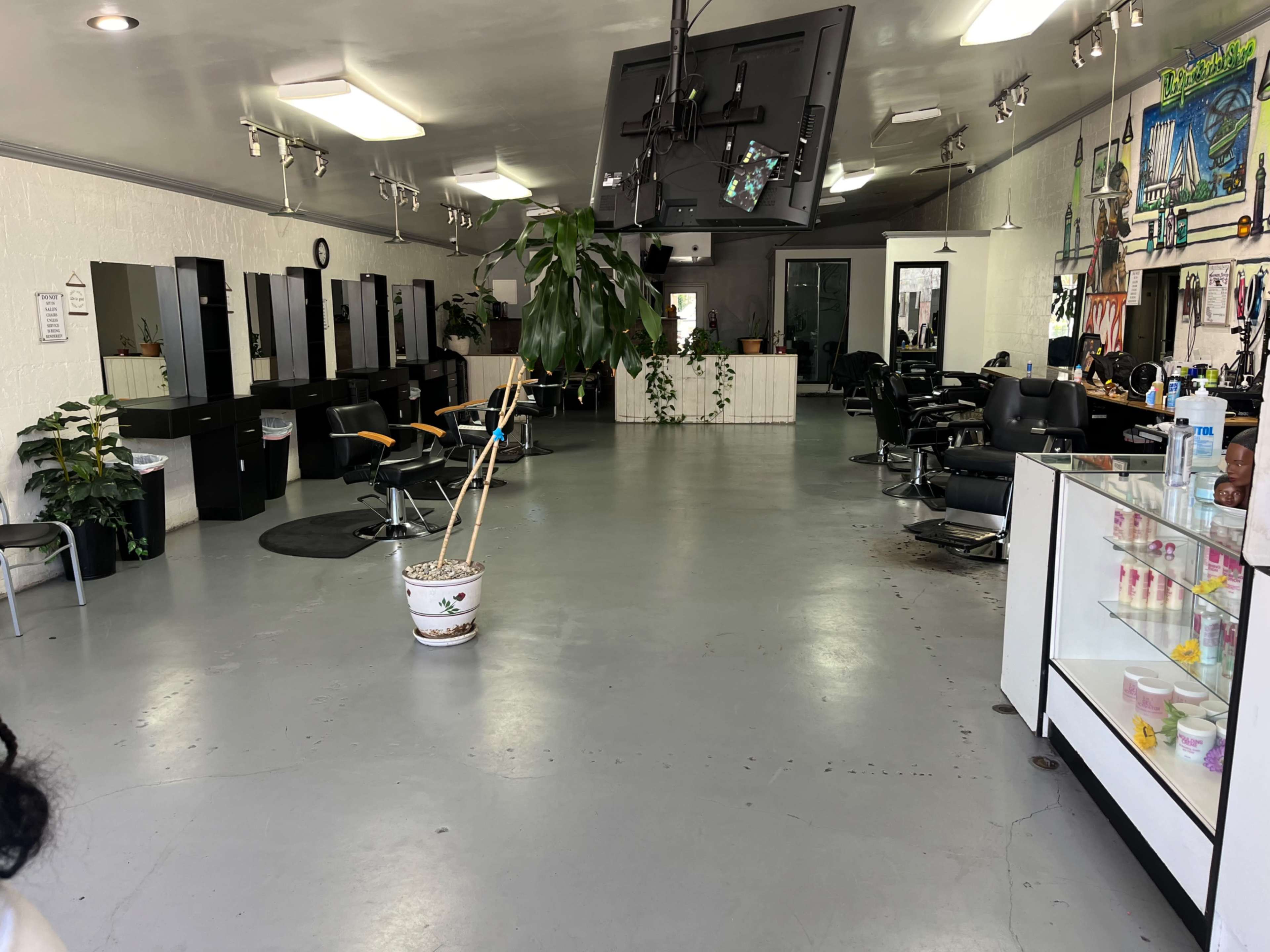 Compton Barber/Beauty Shop, Compton, CA | Production | Peerspace