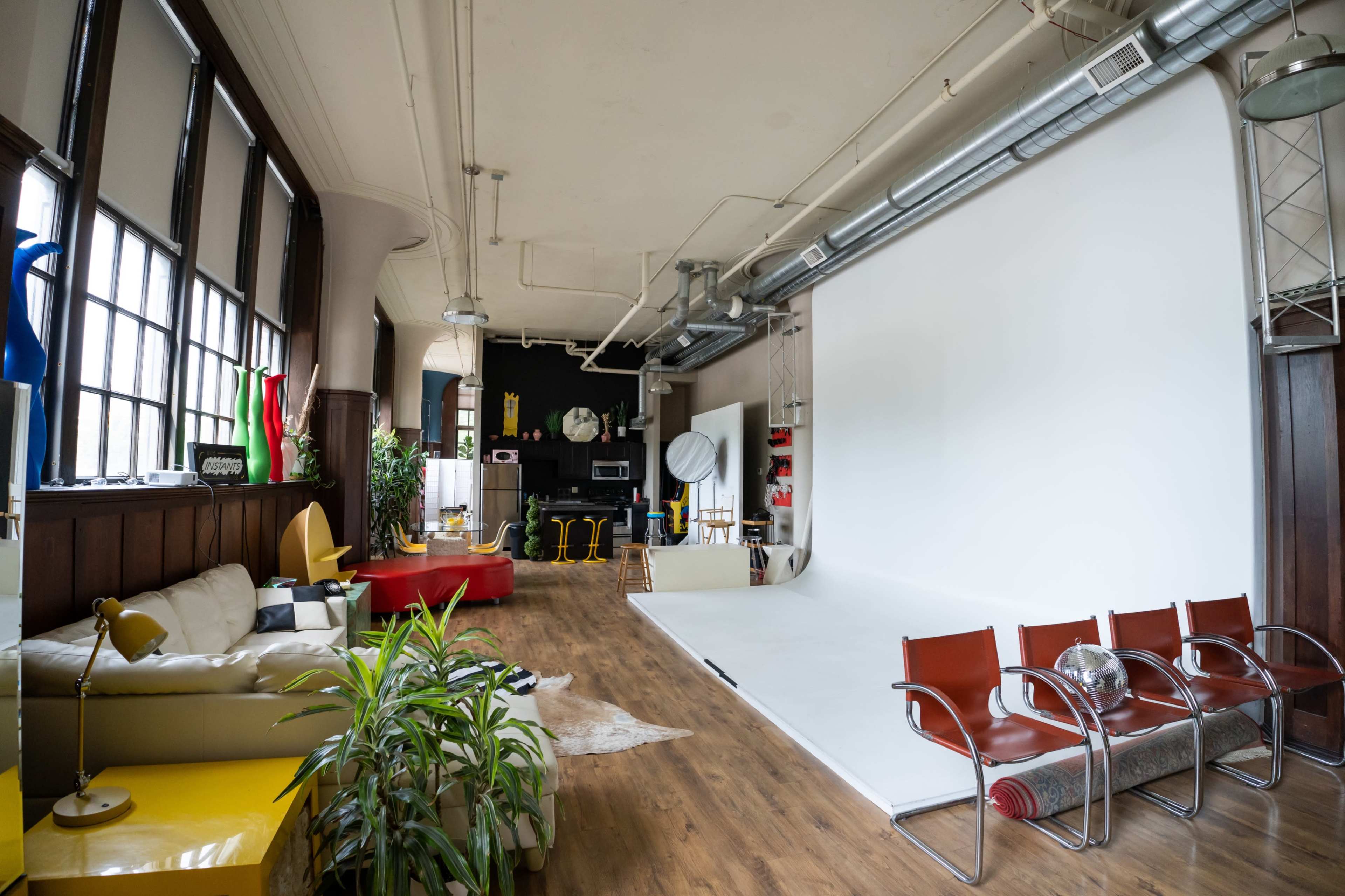 Pop Shell Studio | Colorful Downtown Studio with High Ceilings ...