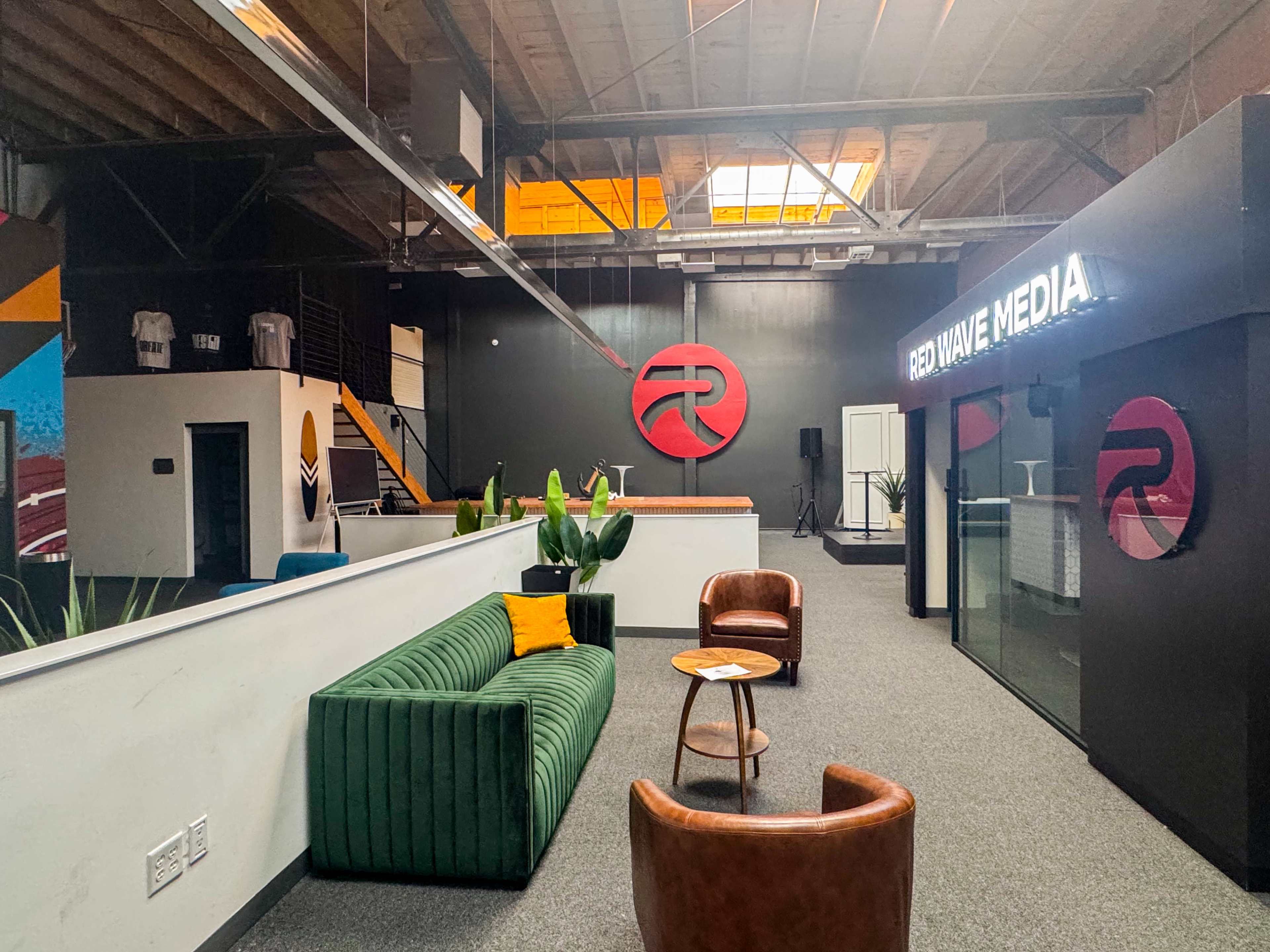 Red Wave Studios | *NEW* Incredible Modern Designed Loft Studio, Dallas ...