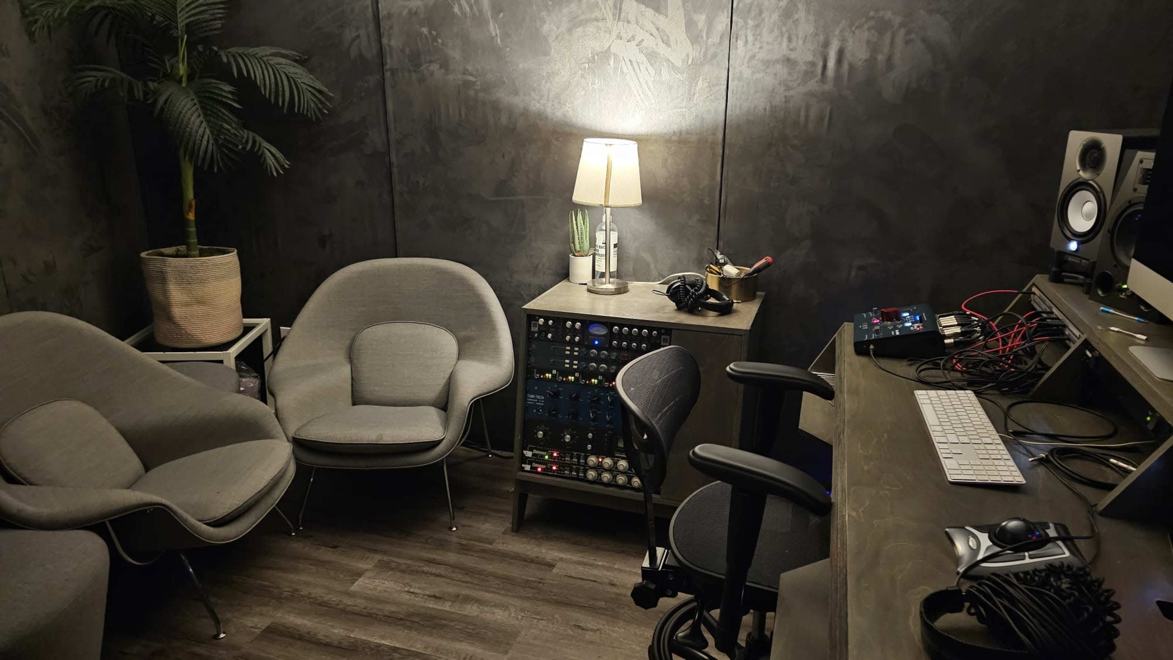 Cozy & Secure Recording Studio in North Hollywood, North Hollywood, CA ...