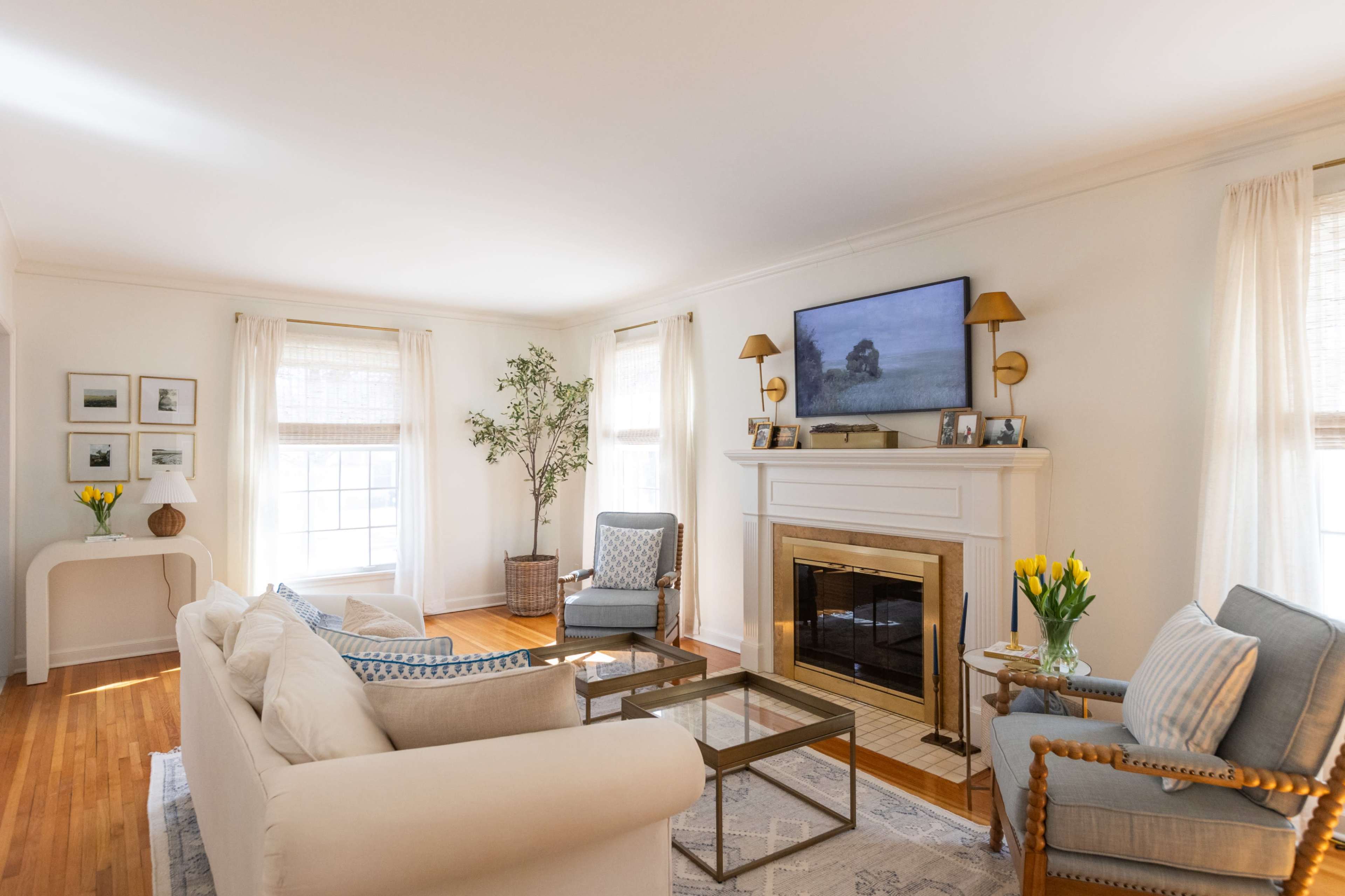 Charming Cape Cod Gem, Saint Louis Park, MN | Production | Peerspace