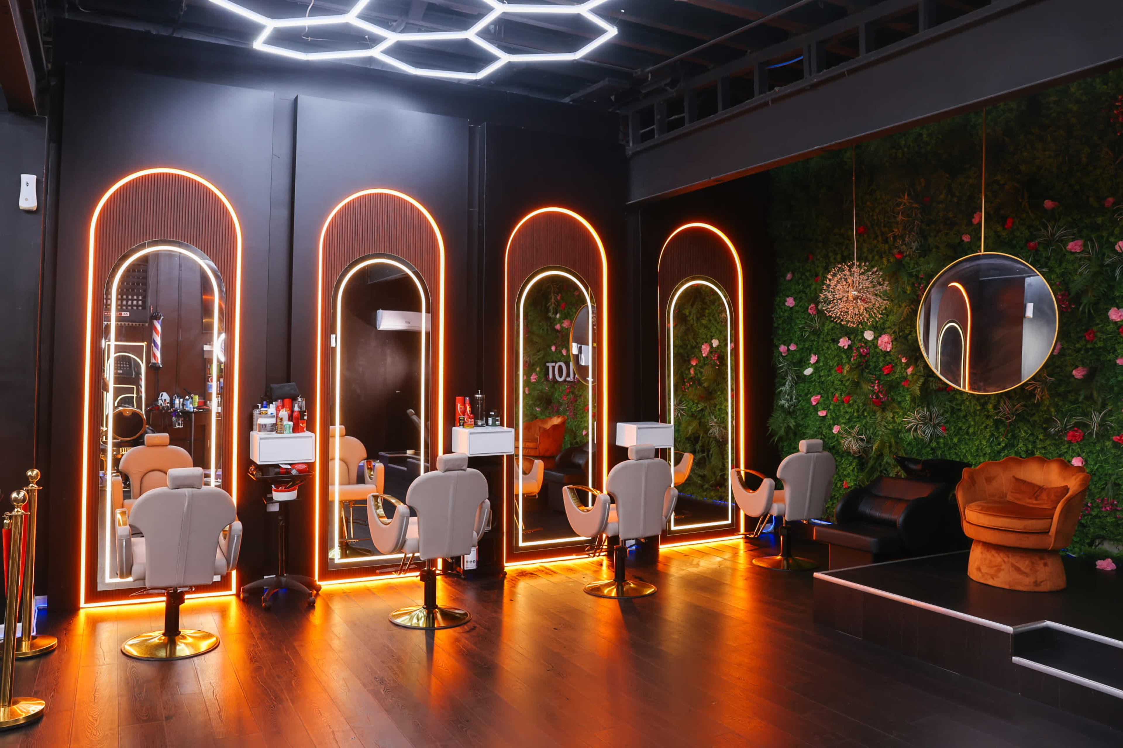 Luxury Event Space Ideal for Paint & Sip, Beauty Classes, and Glamorous ...