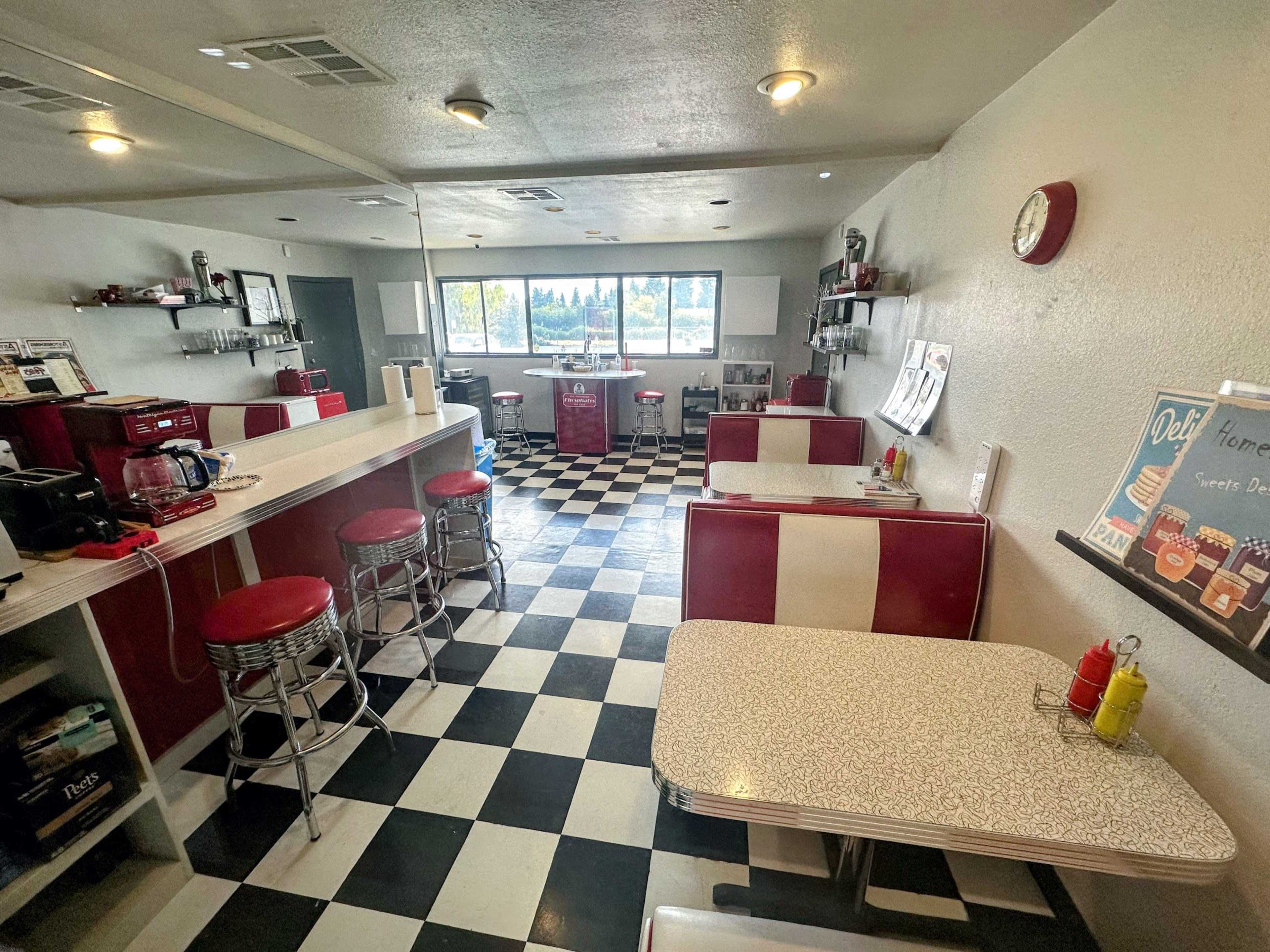 Small Diner, SACRAMENTO, CA | Production | Peerspace