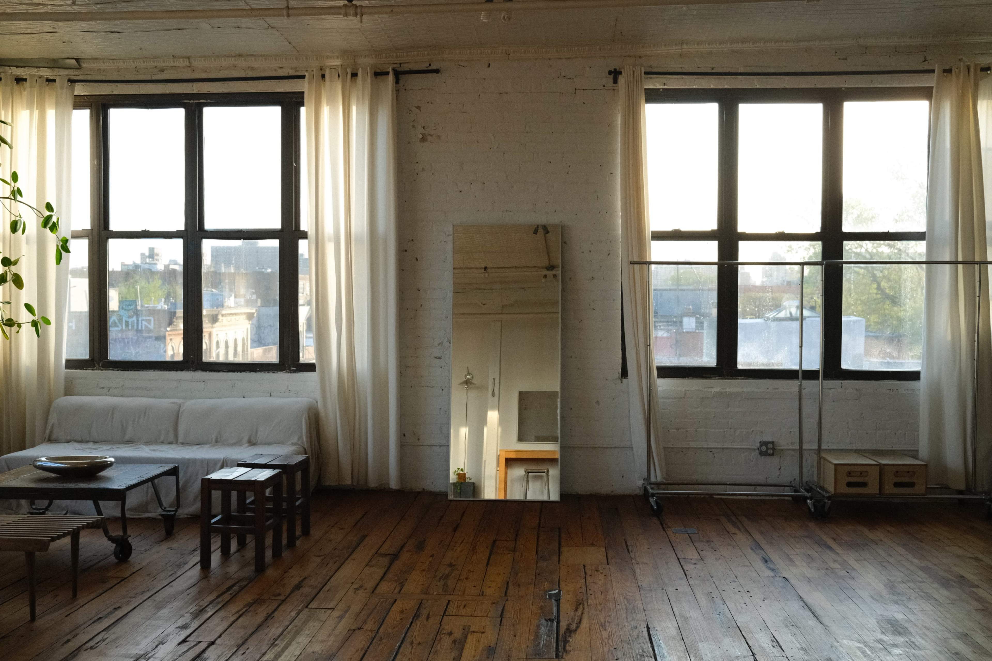 The Current Residence | Natural Daylight Industrial Loft/Studio in ...