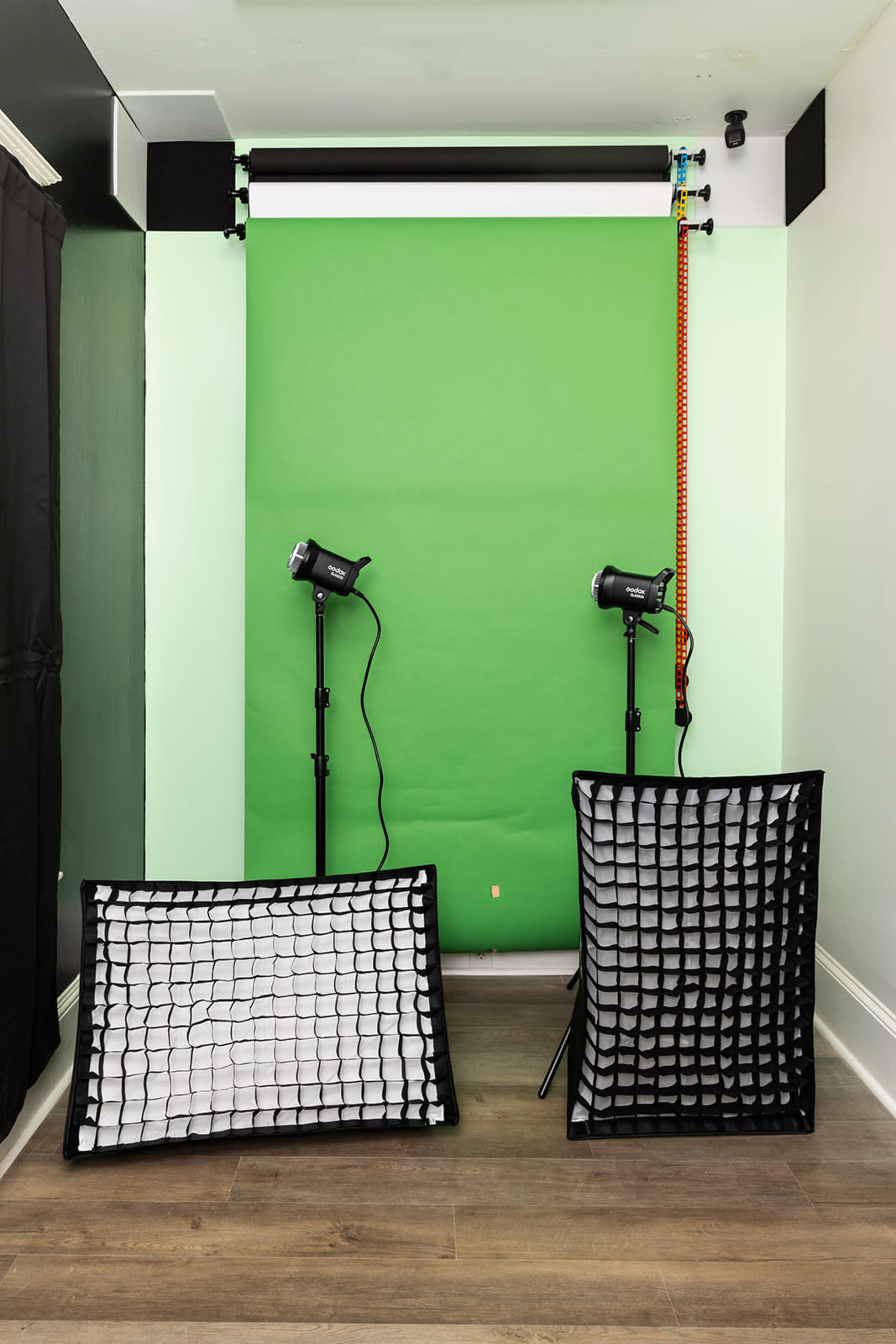 Boutique Buckhead Photo Studio Room with Natural Lighting and ...