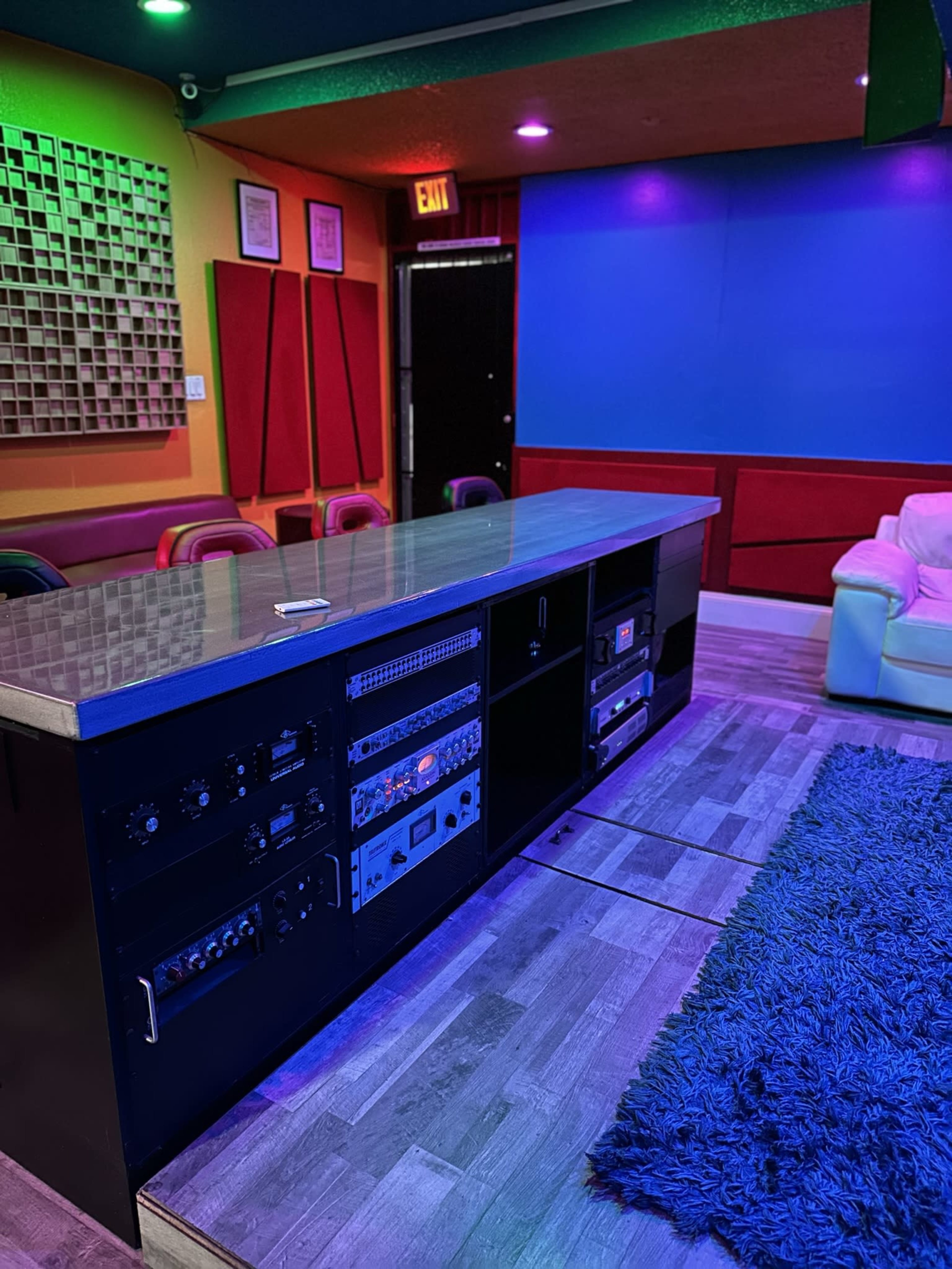 Urban Downtown Music Studio Gem, Las Vegas, NV | Production | Peerspace
