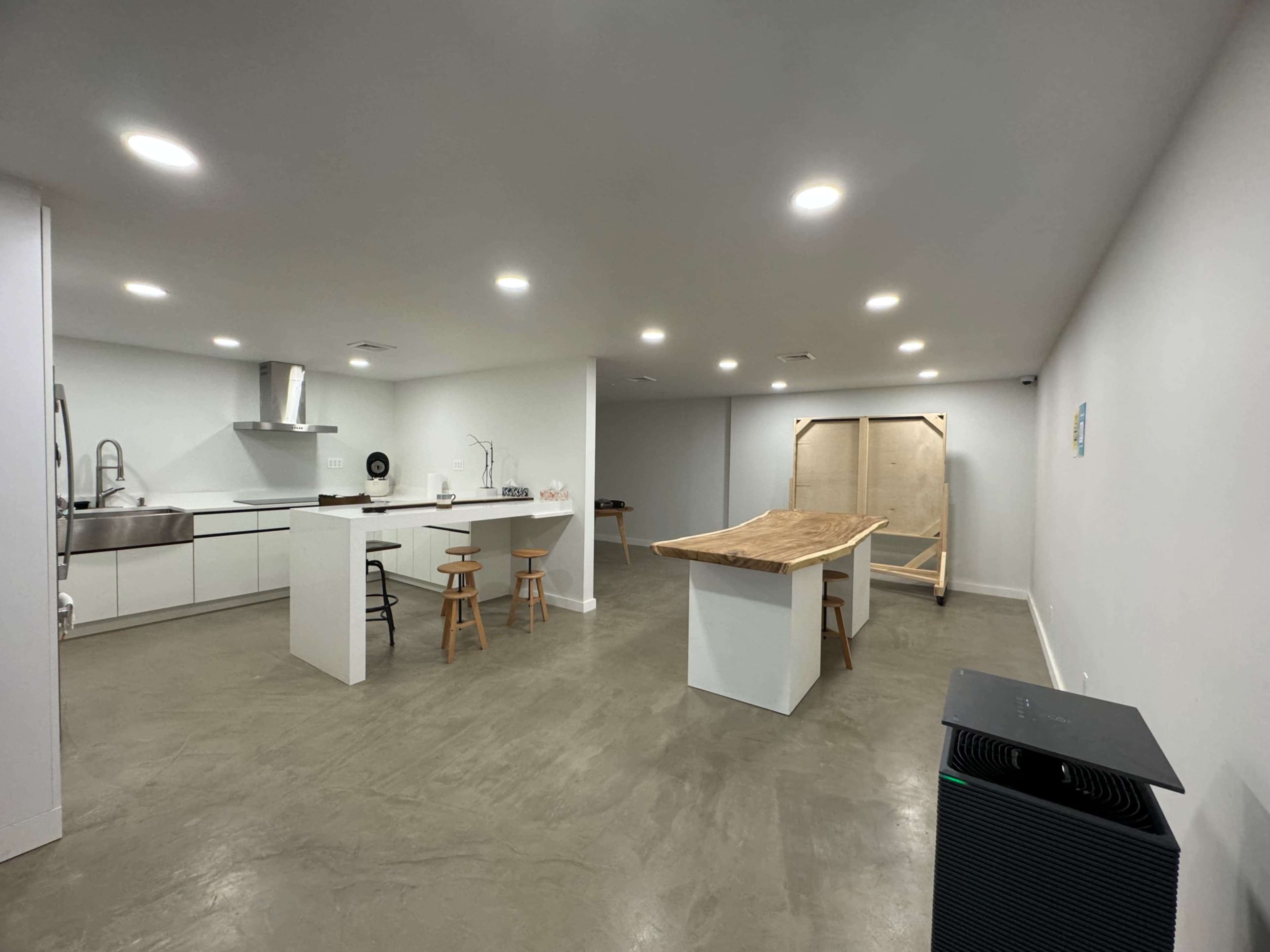 Modern Art Studio with Bright Lights, Carle Place, NY | Event | Peerspace