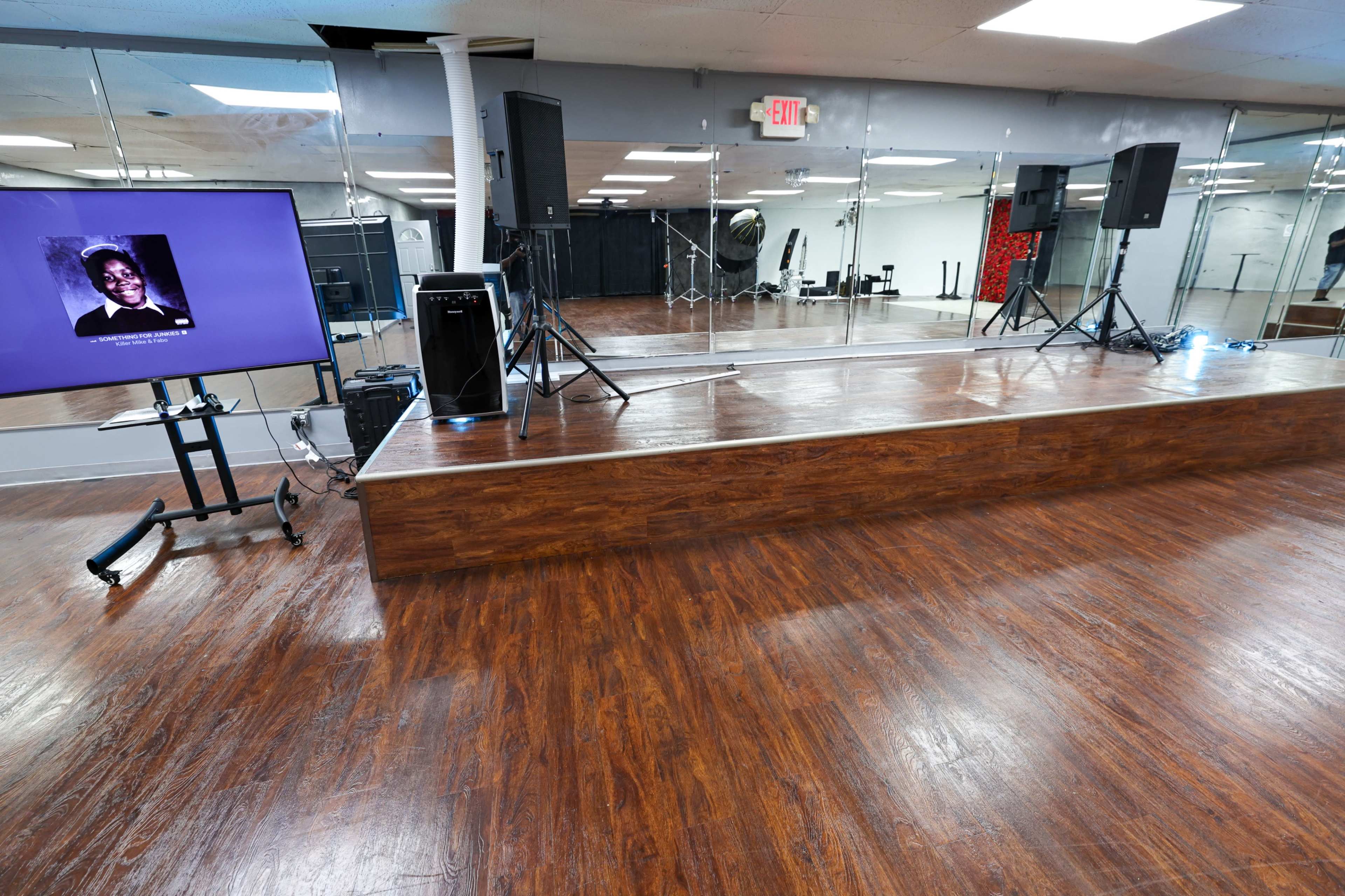 AJVIP | Every space, Photography Studio, Podcast Studio., Oakpark, MI ...