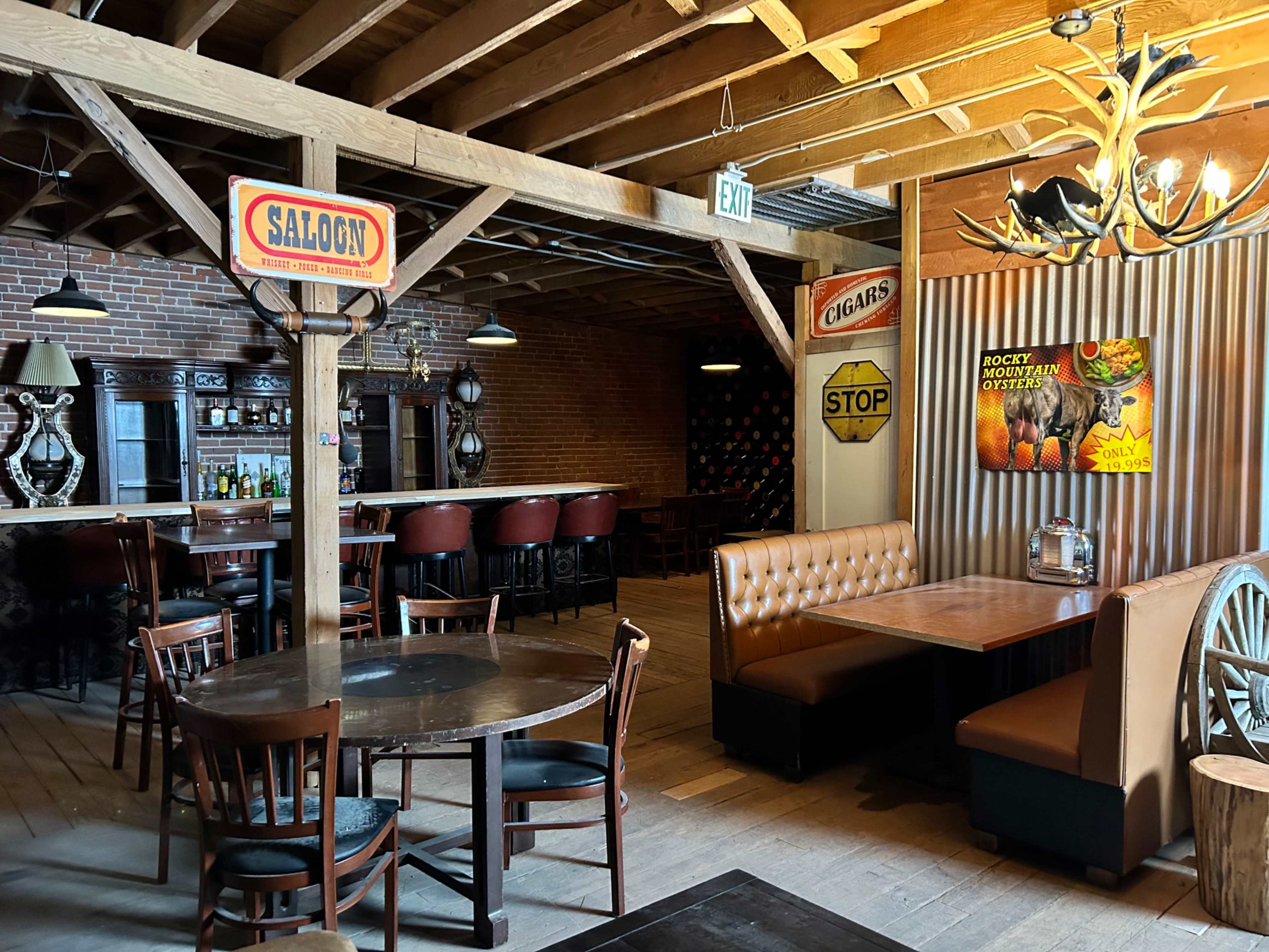 Rustic bar dive bar standing sets, Los angeles, CA | Production | Peerspace