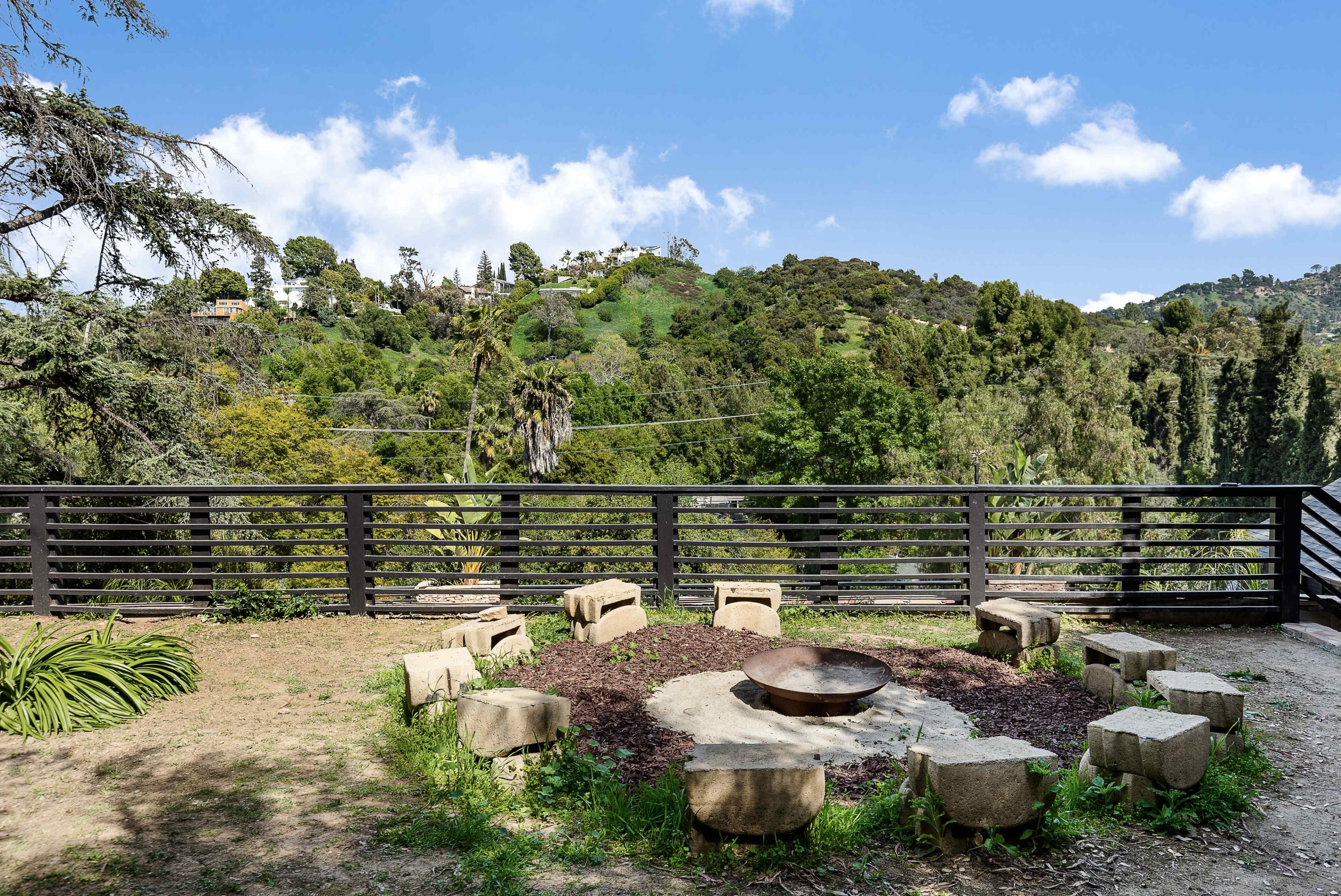 TARZAN's 1920's POOL PARTY ESTATE | Large private pool oasis with ...