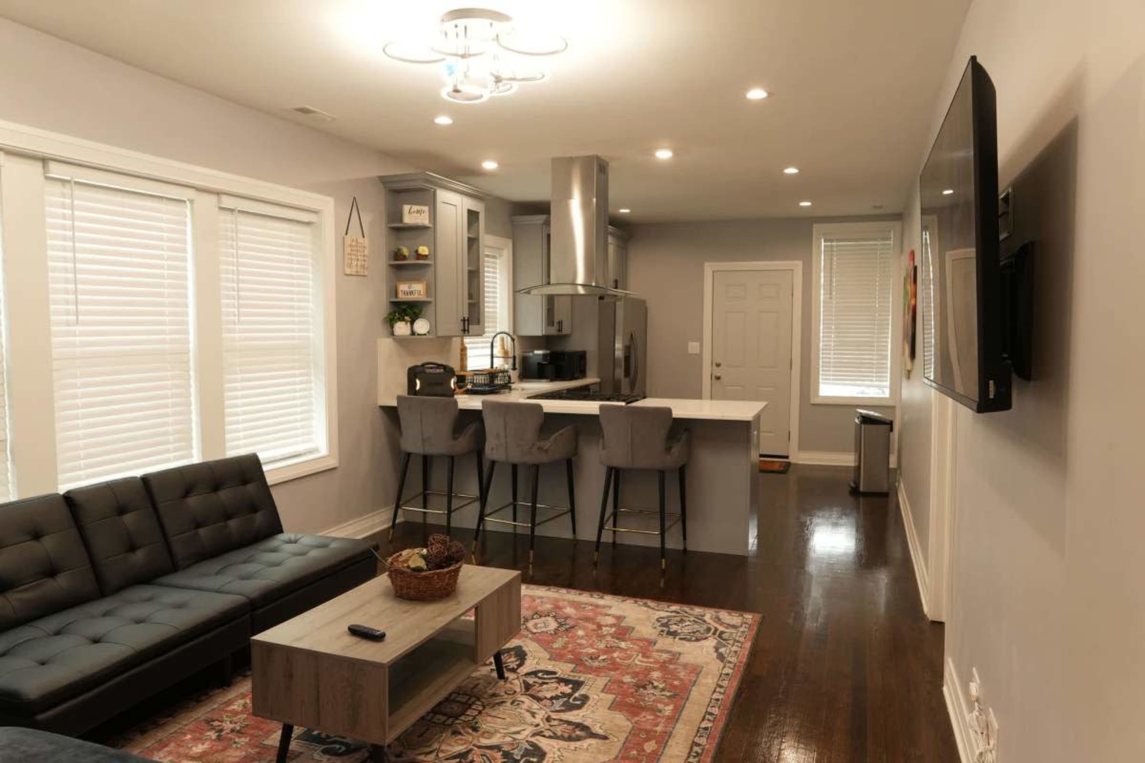 BlueZone Creatives | Chicago Chic Southside Gem, Chicago, IL ...