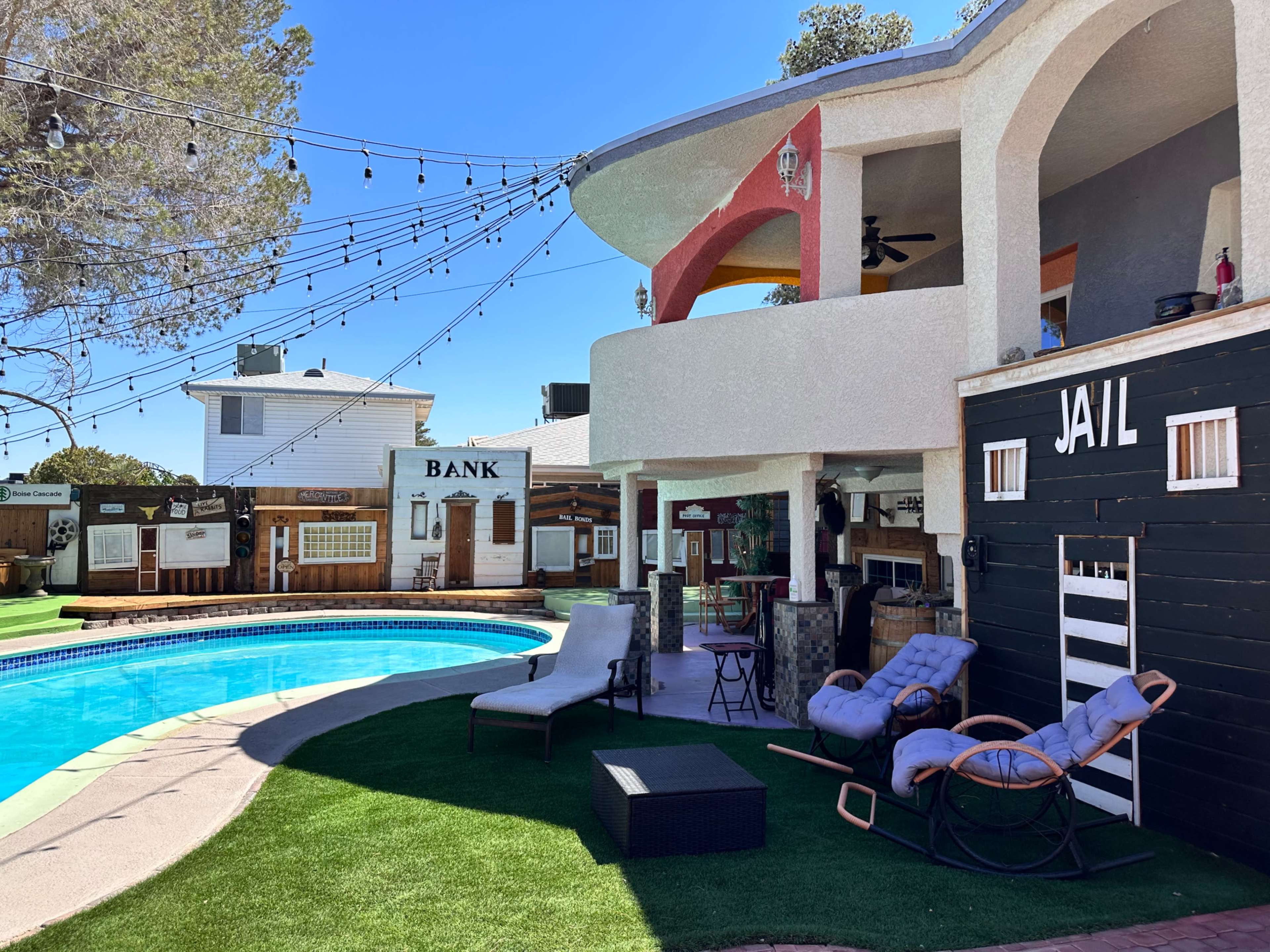 The Tumbleweed Hideaway | Wild West Pool Parties, Las Vegas, NV | Off ...