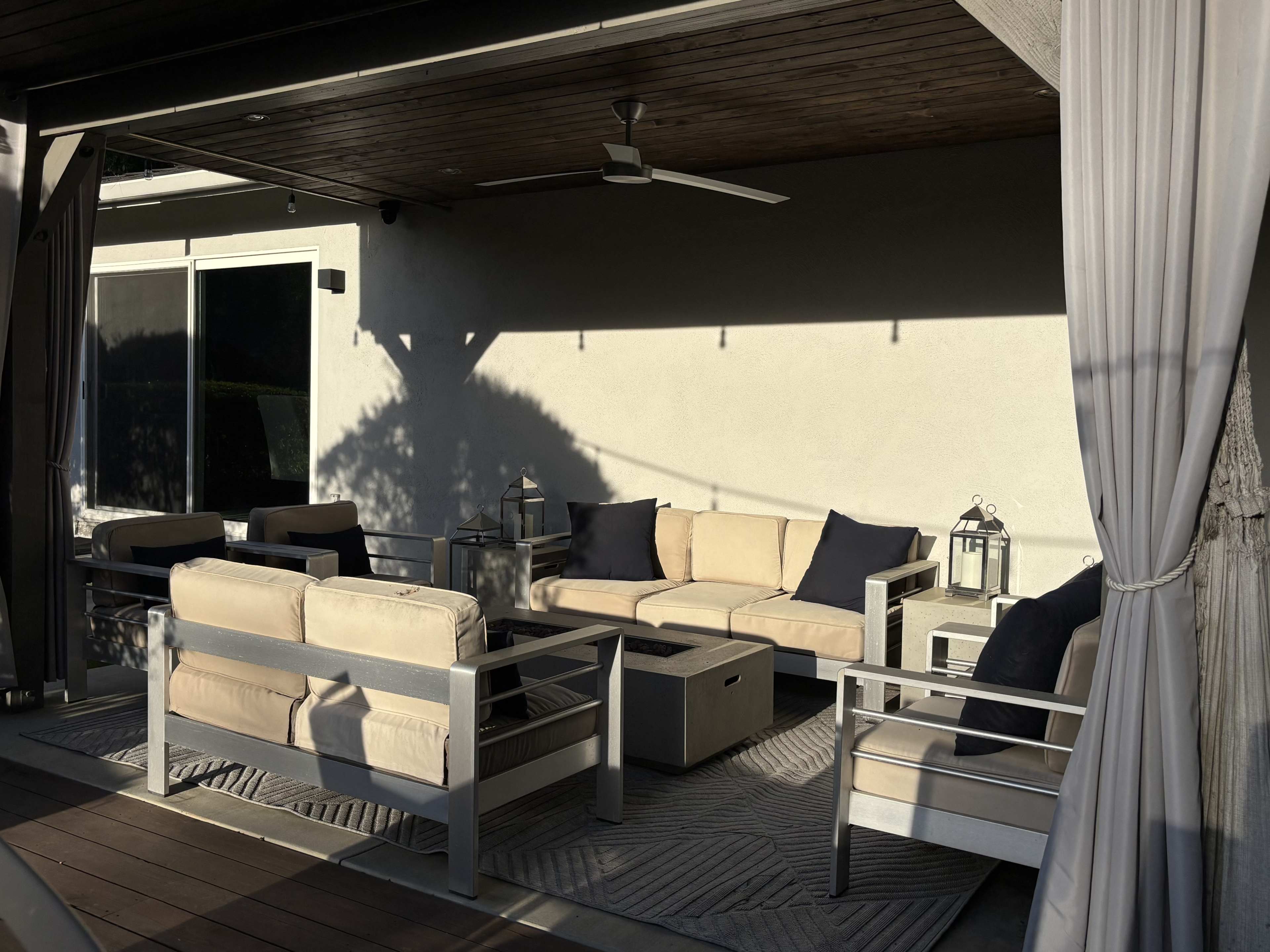 Hilltop Haven Jacuzzi Deck & Outdoor Kitchen with Panoramic Views, Los ...