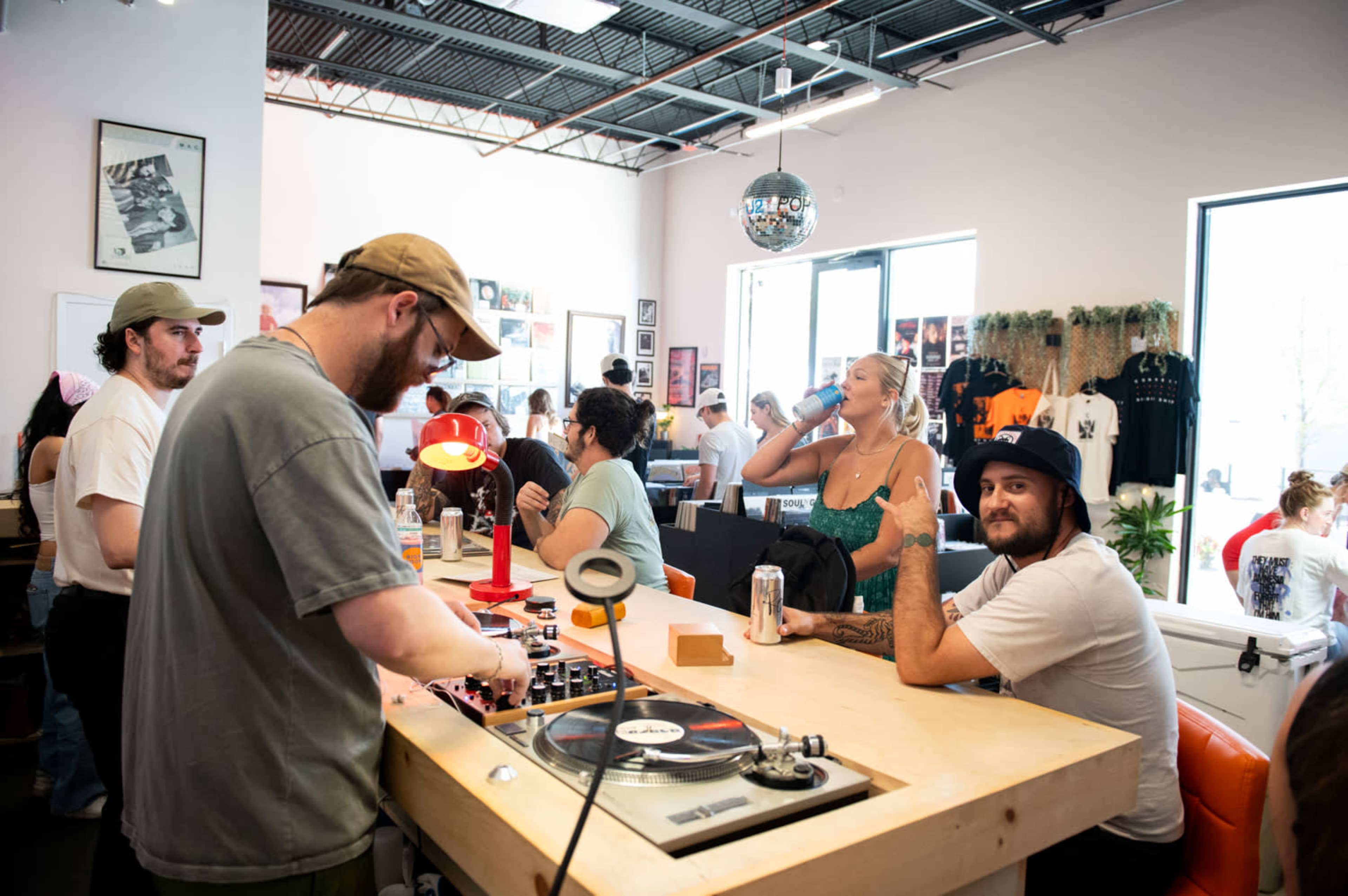 CONNECT RECORD SHOP | Vinyl Record Shop with a listening bar and lounge ...