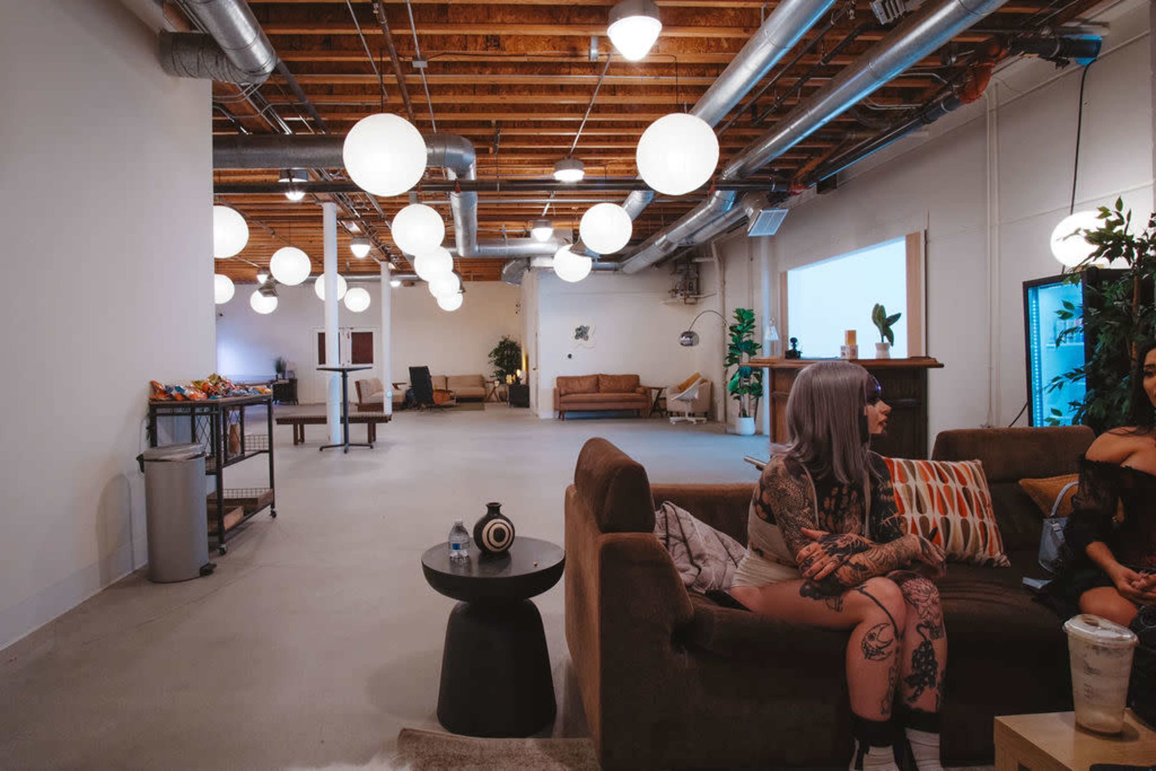 Prestige Studios | Prestige Studios — Creative Event Lounge w/ Pool Table, Bar & Outdoor Space ...