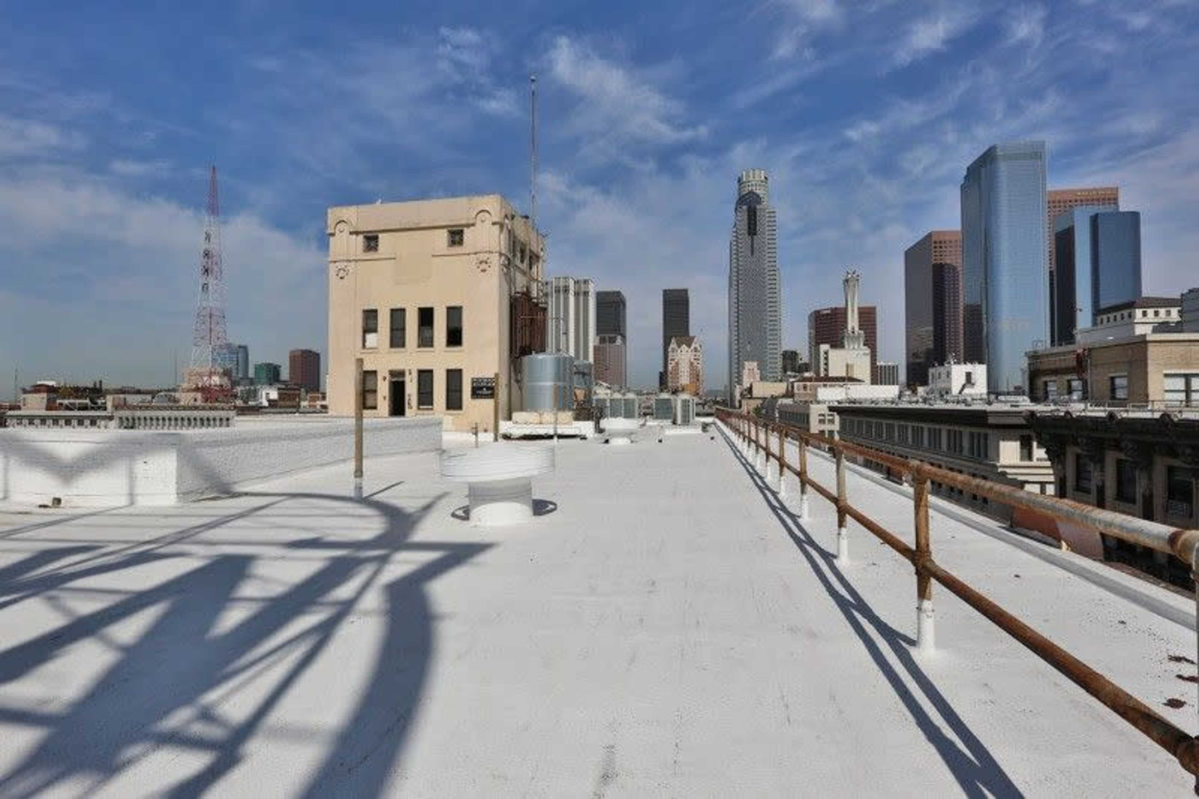 Iconic DTLA Rooftop with Fluorescent Sign, Los Angeles, CA | Production ...