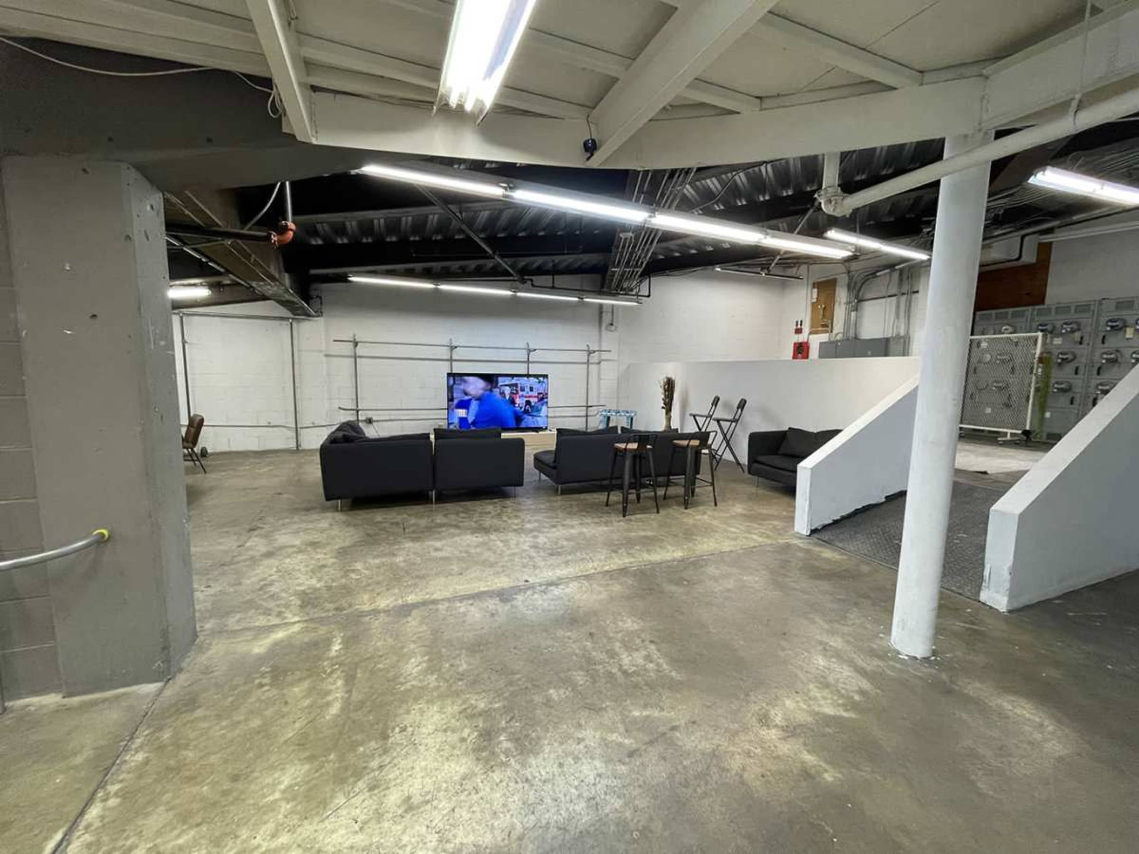 Versatile Downtown Industrial Studio, Retail, Event Space, Los Angeles ...