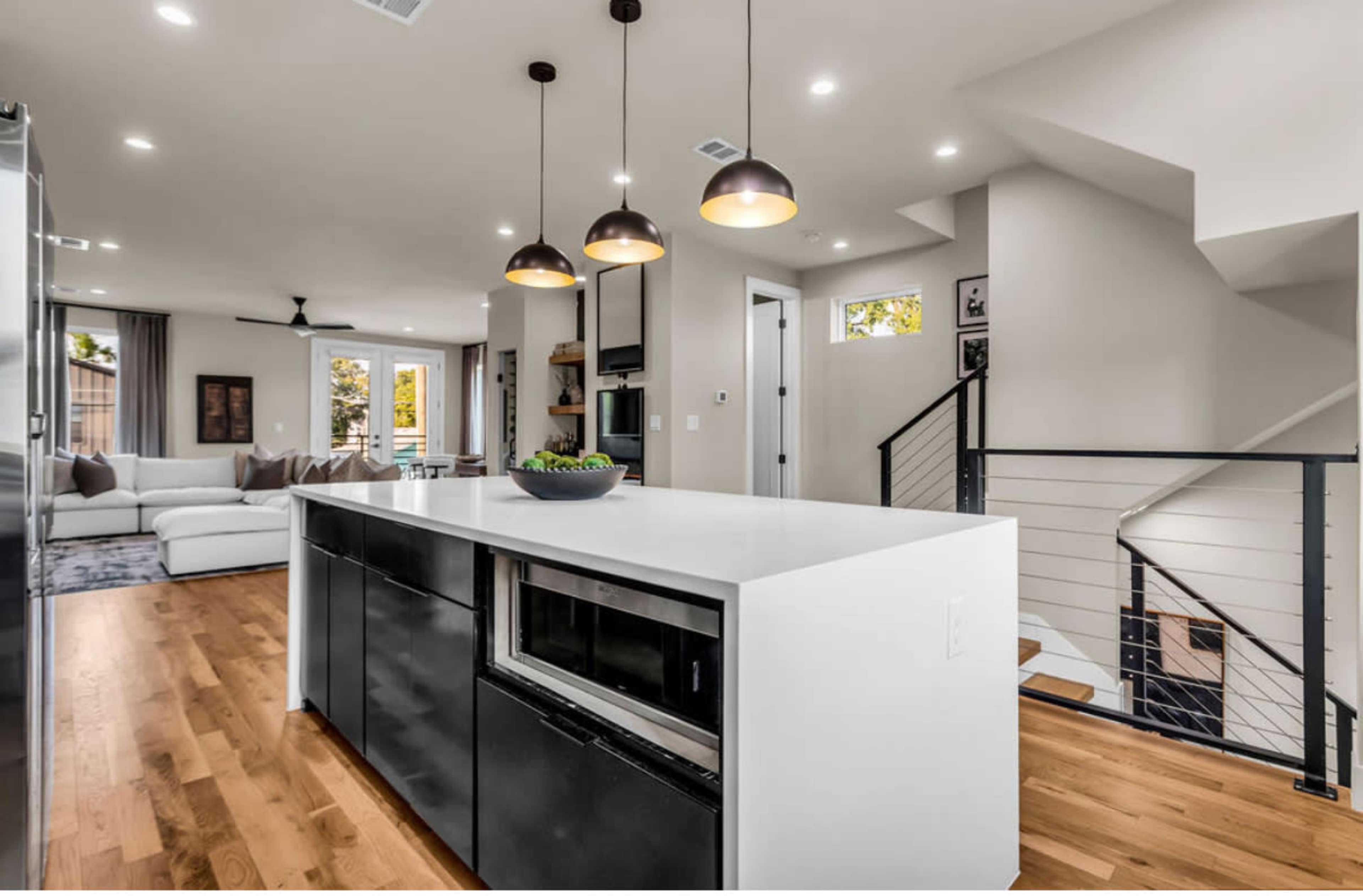 The West Dallas High Bar, Dallas, TX | Production | Peerspace