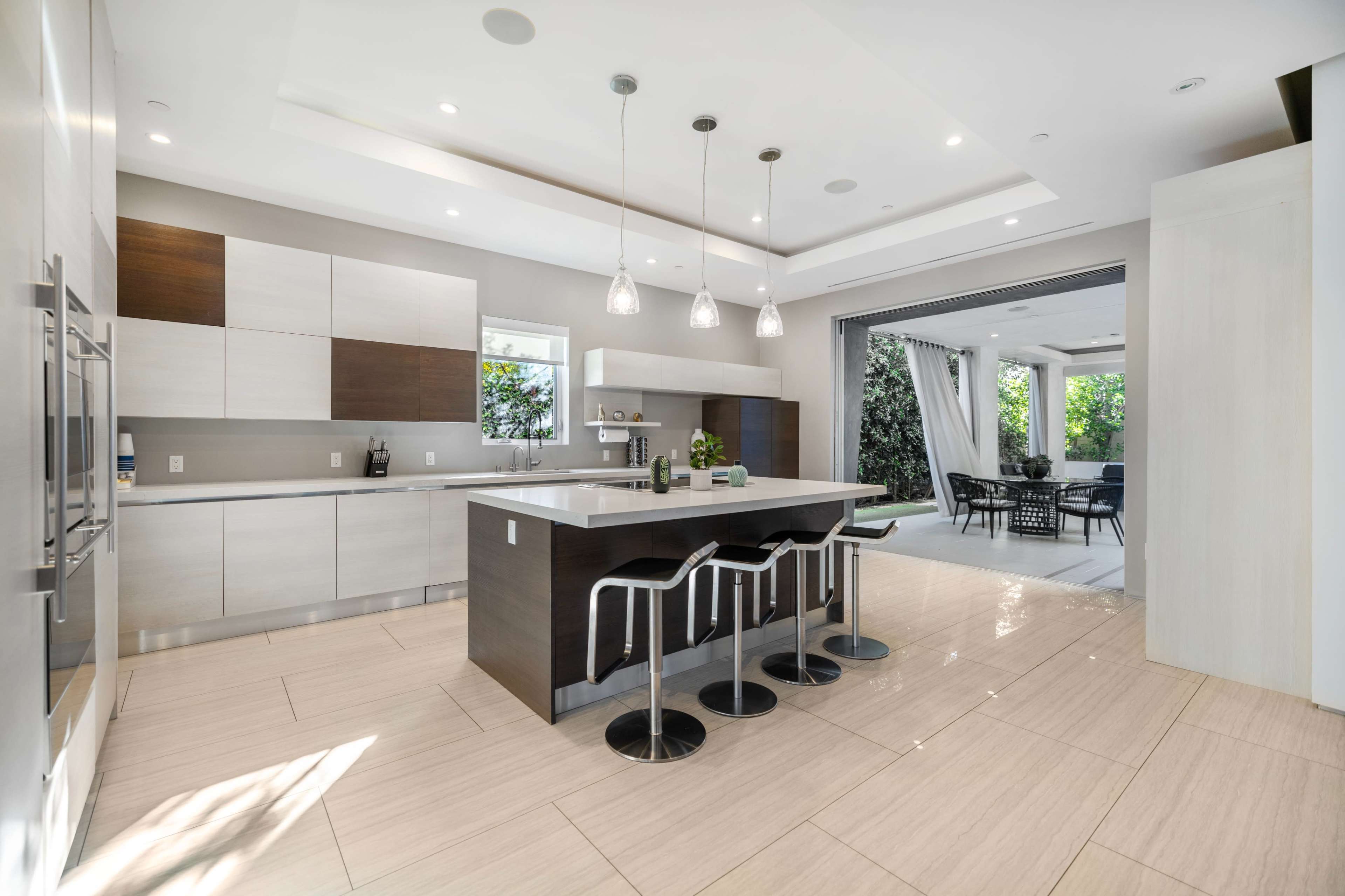 ALFRED SCULPTURAL MODERN VILLA/ATRIUM/WATERFALL, Los Angeles, CA | Off ...