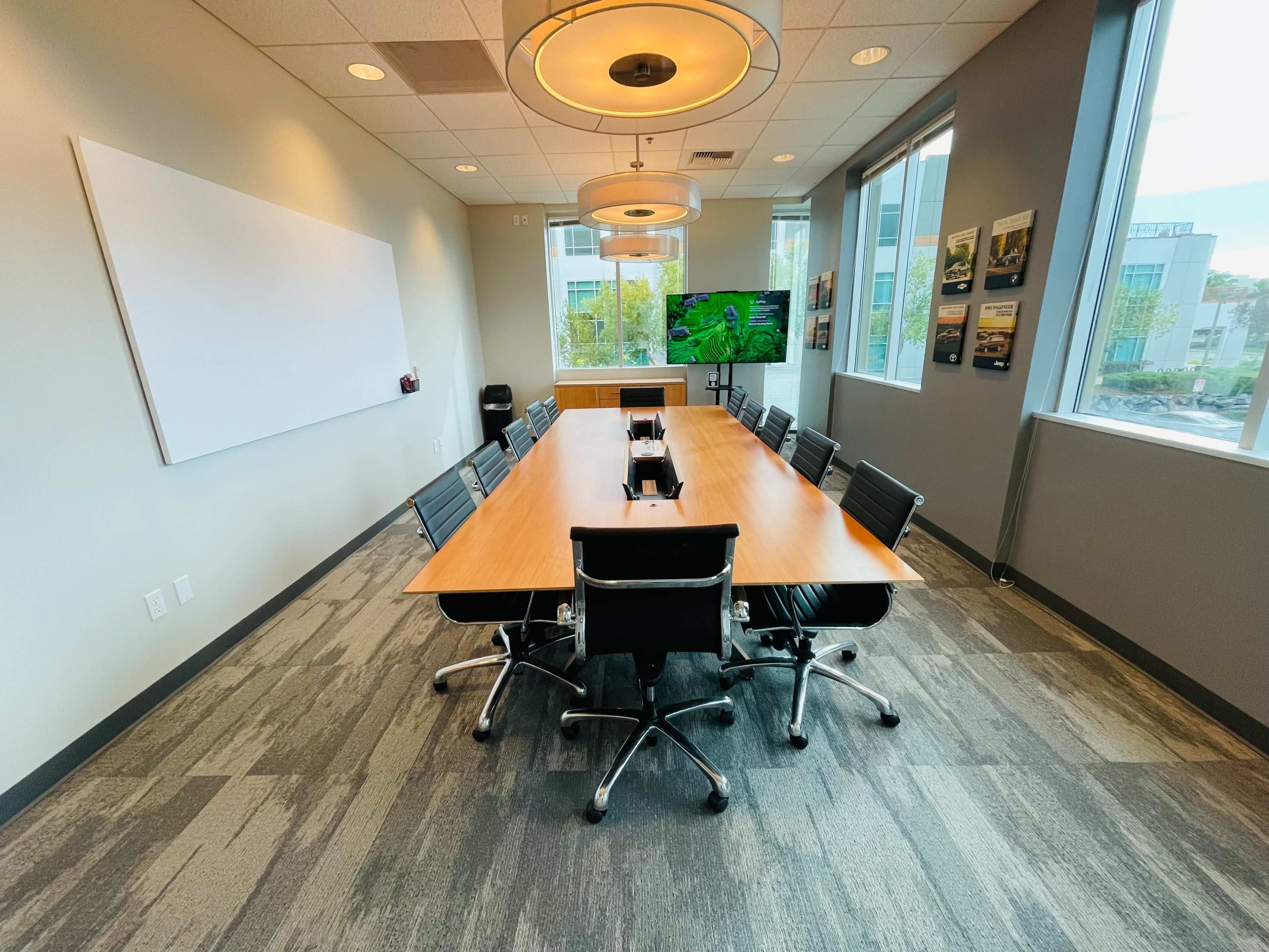 Outlet Coworking | Private Meeting Room for 12 at Outlet Coworking in ...