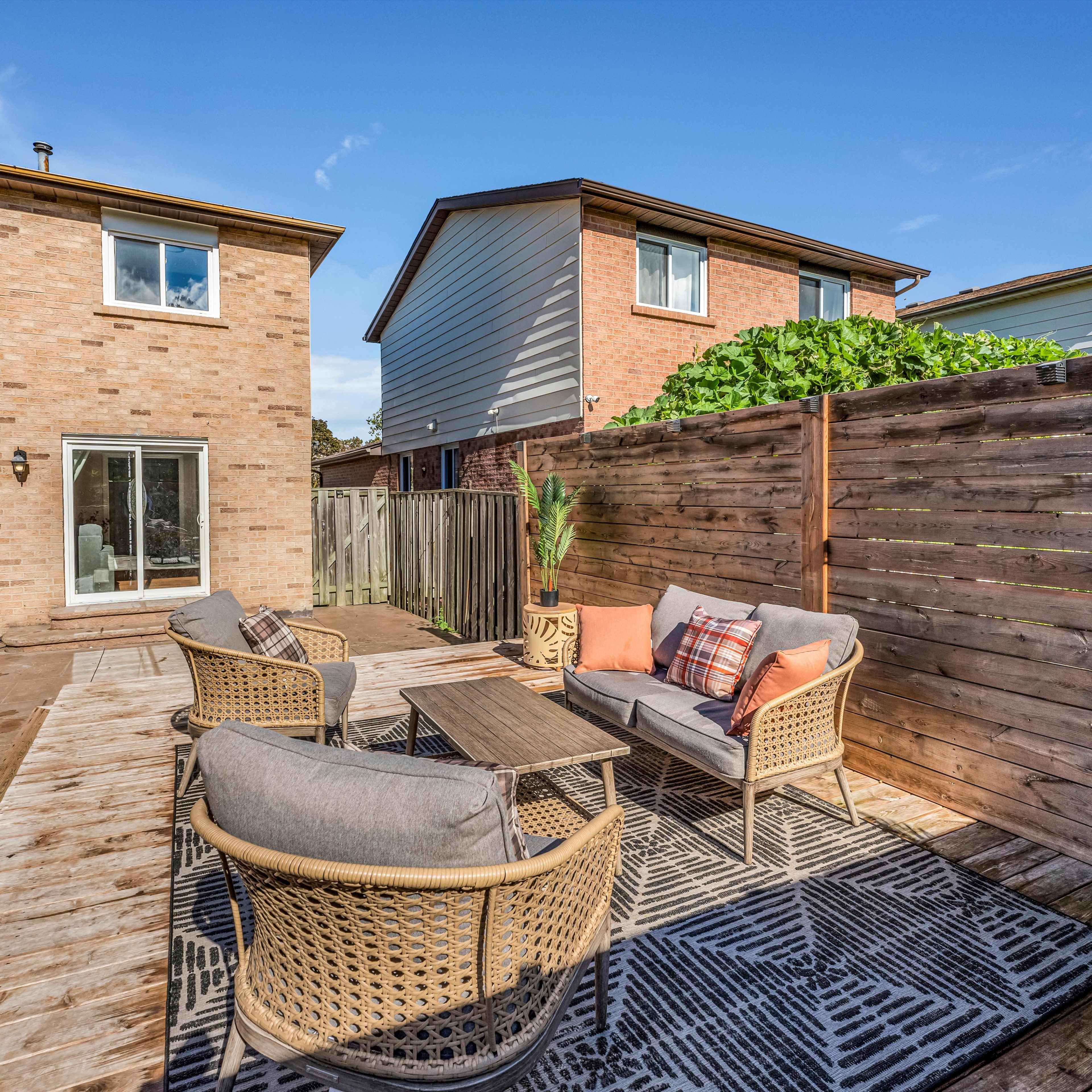 Retro Arcade Home - Modern Home With Vintage Arcade Setup, Brampton ...