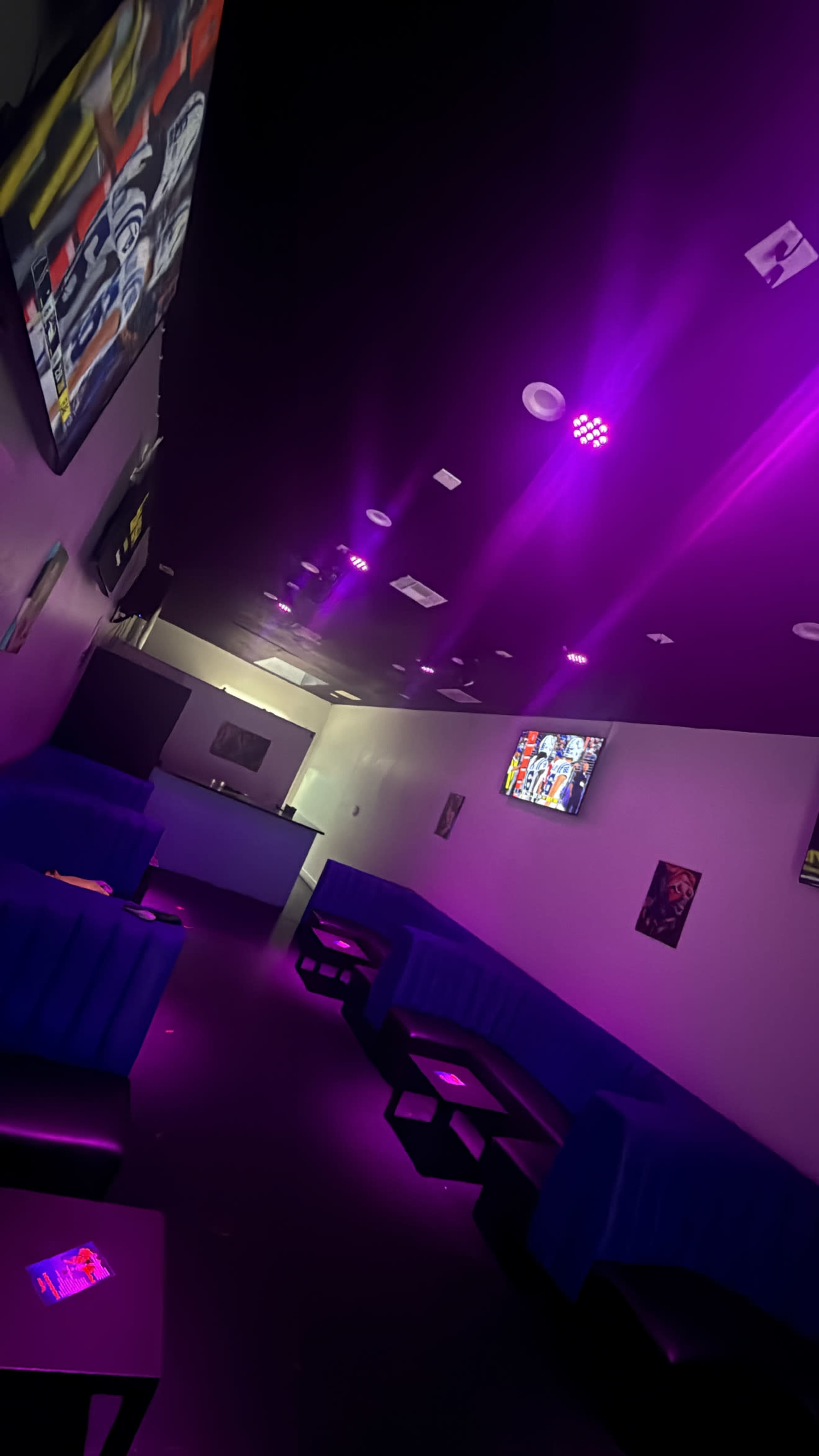 Lavish Lounge | Upscale Lounge in Mid-City LA with lighting system ...