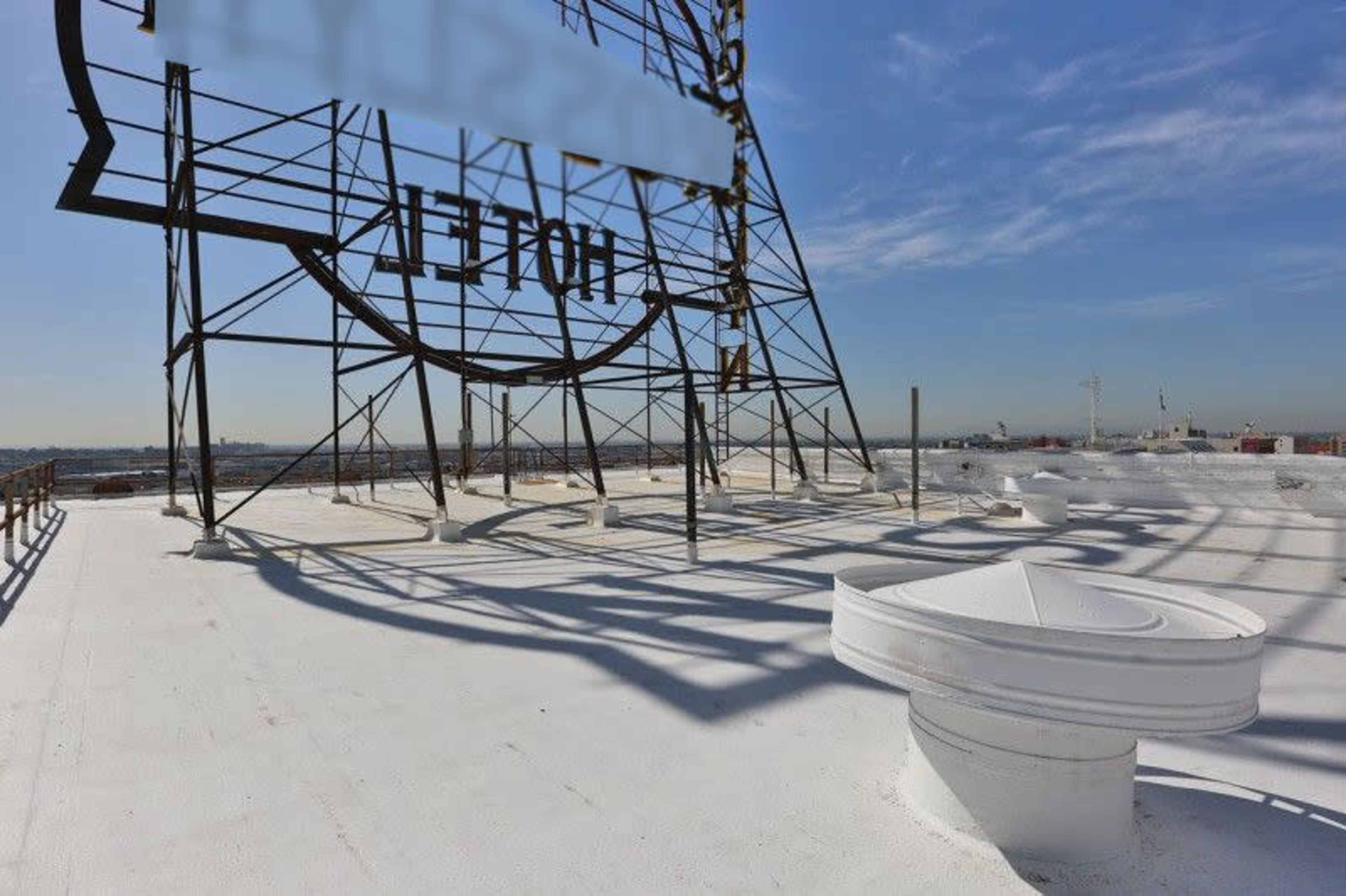 Iconic DTLA Rooftop with Fluorescent Sign, Los Angeles, CA | Production ...