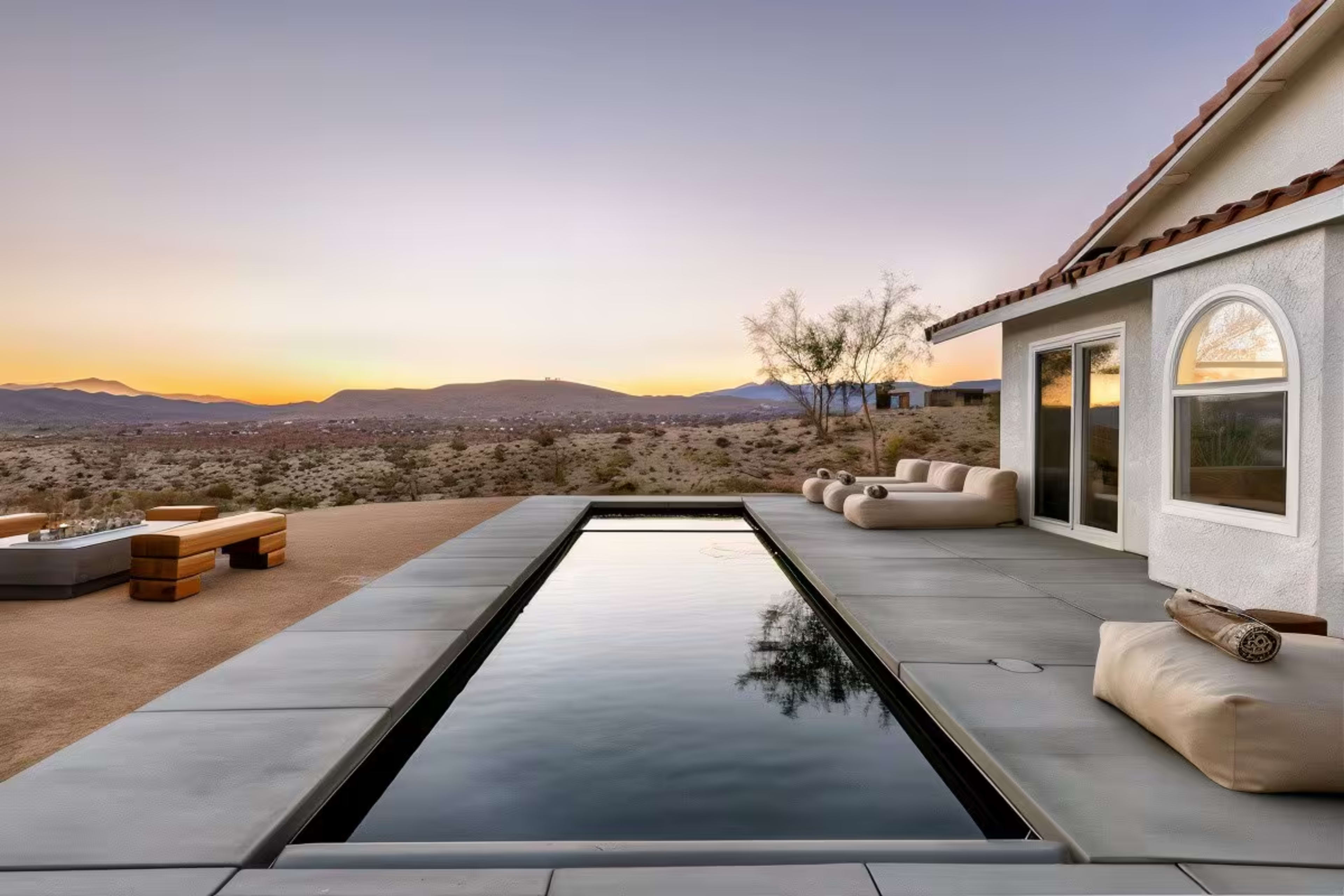 Designer Joshua Tree Retreat | Desert Views | Pool, Yucca Valley, CA ...