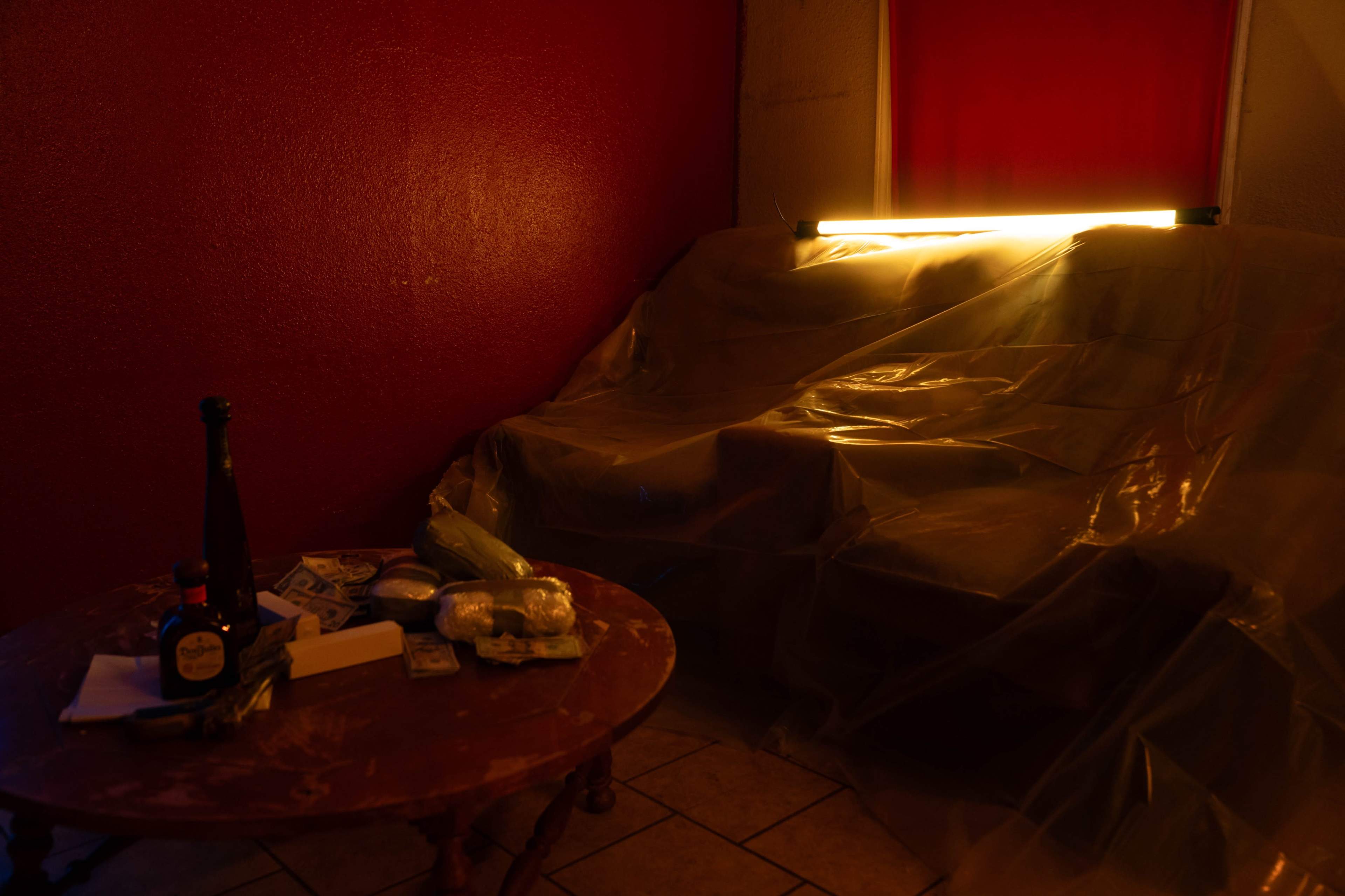 VISION BLVD STUDIO | Trap House Film Set indoor/outdoor (smoking ...