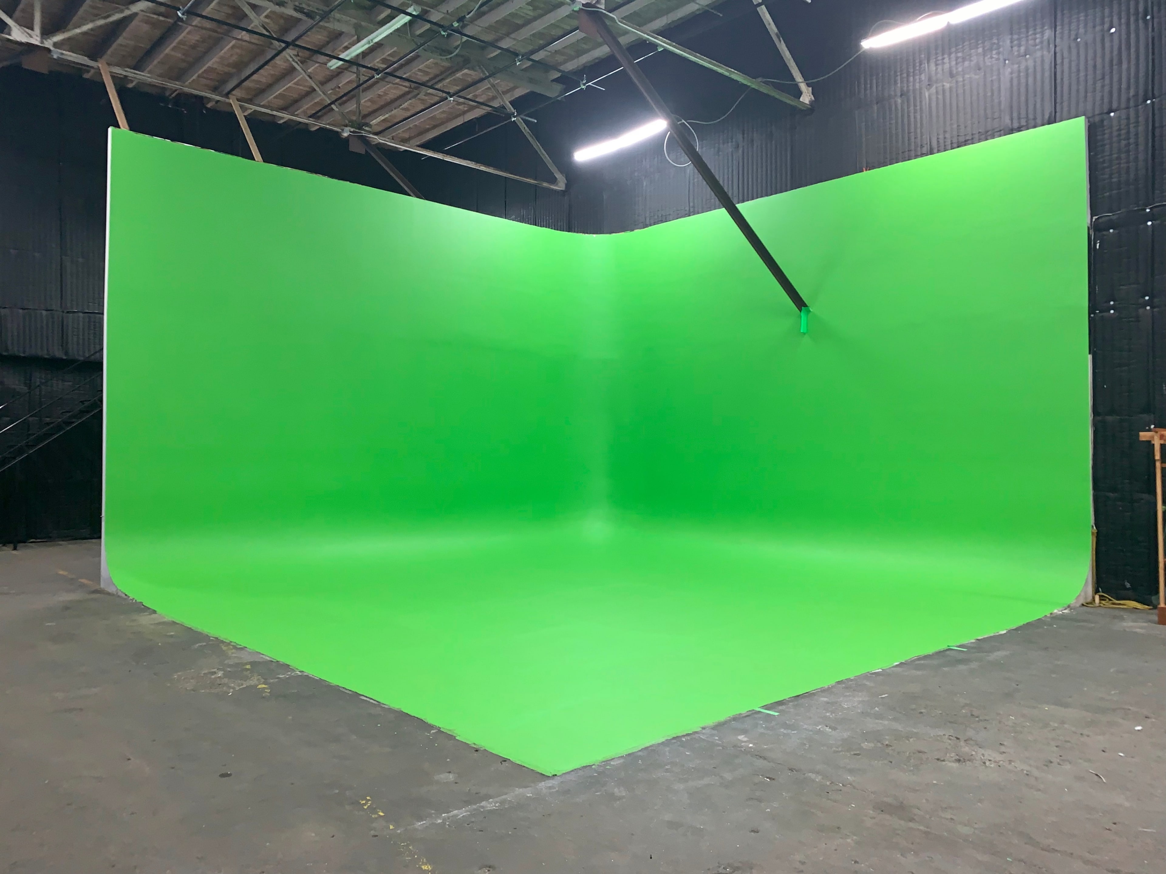 Grand Warehouse Studio + Green Screen CYC Wall fitted with ...