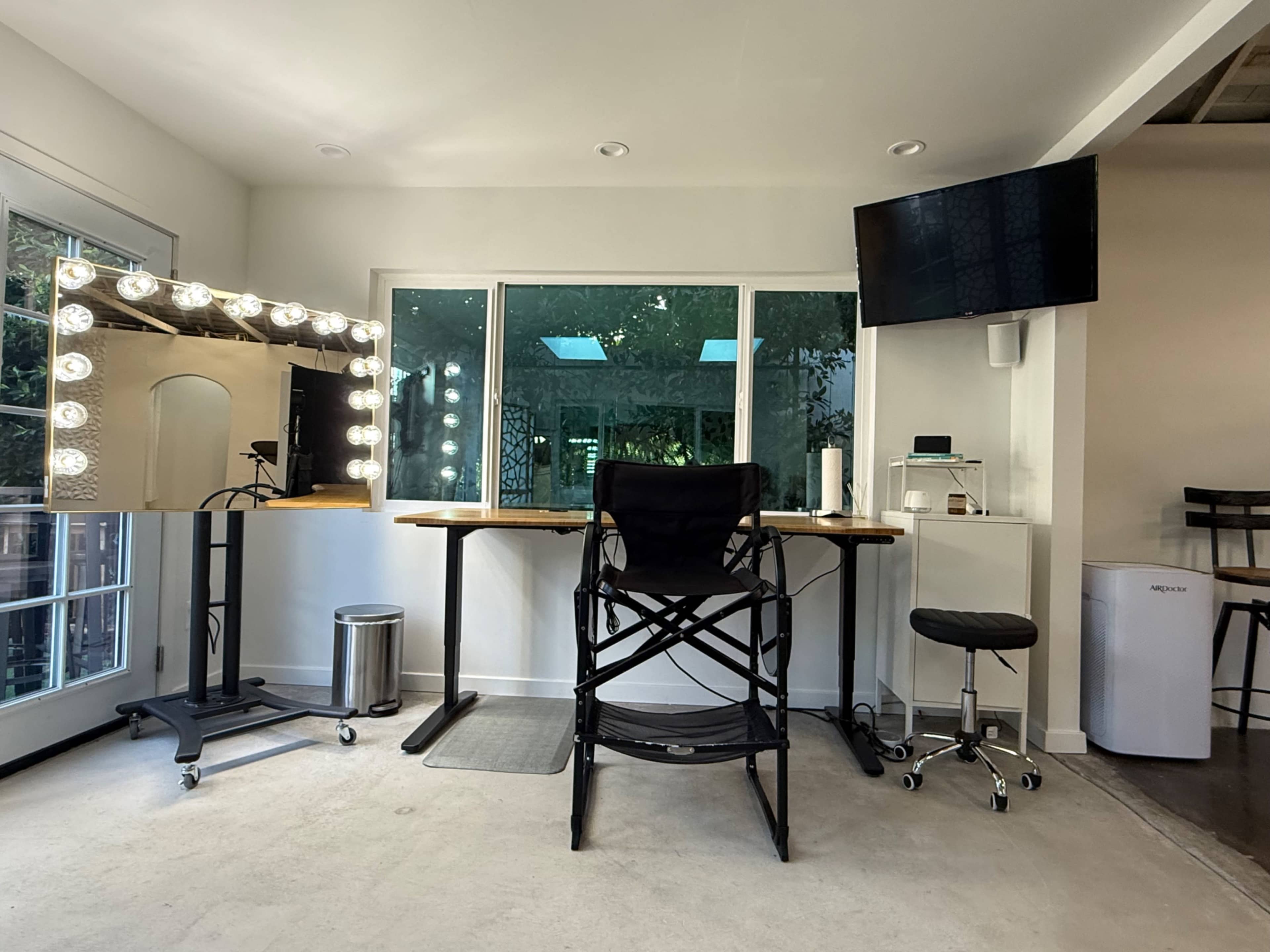 Casa Creativa | Suburban Studio with Skylights and surrounded with greenery., Toluca Lake, CA ...