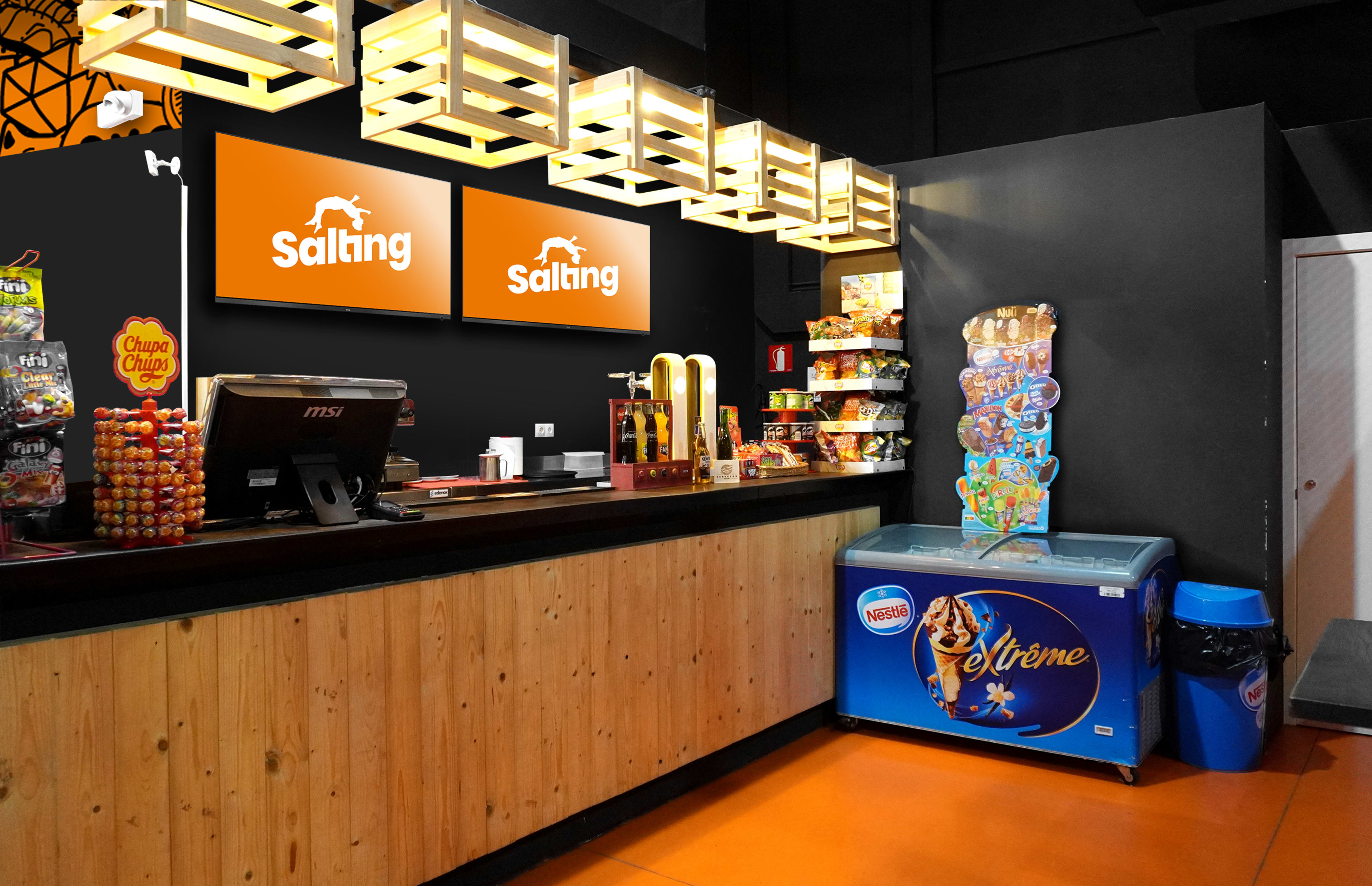 Salting L’Hospitalet | Centro polivalente con camas elásticas en ...