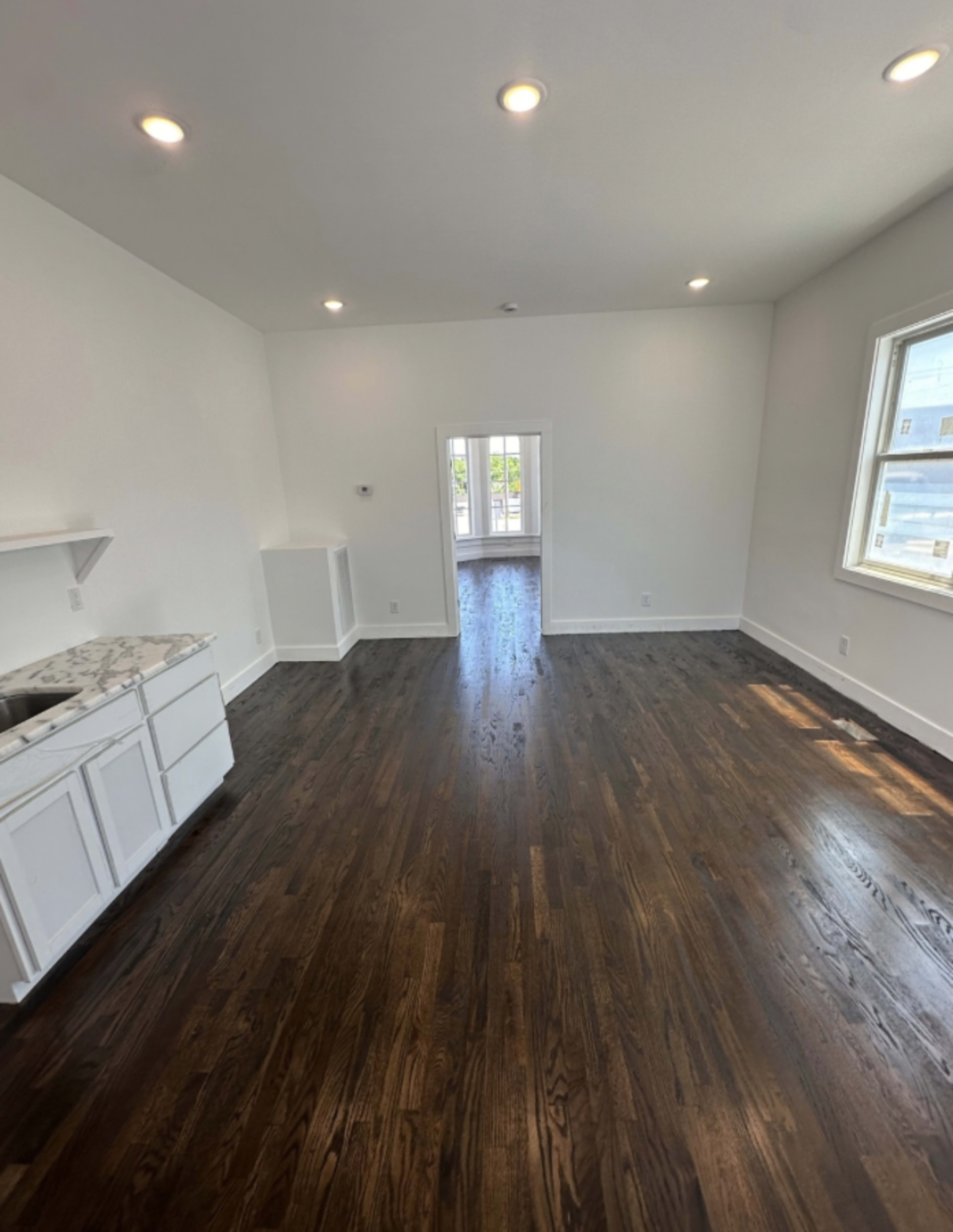 Dogwood Studio | Downtown Columbia All White Studio with Natural Light ...