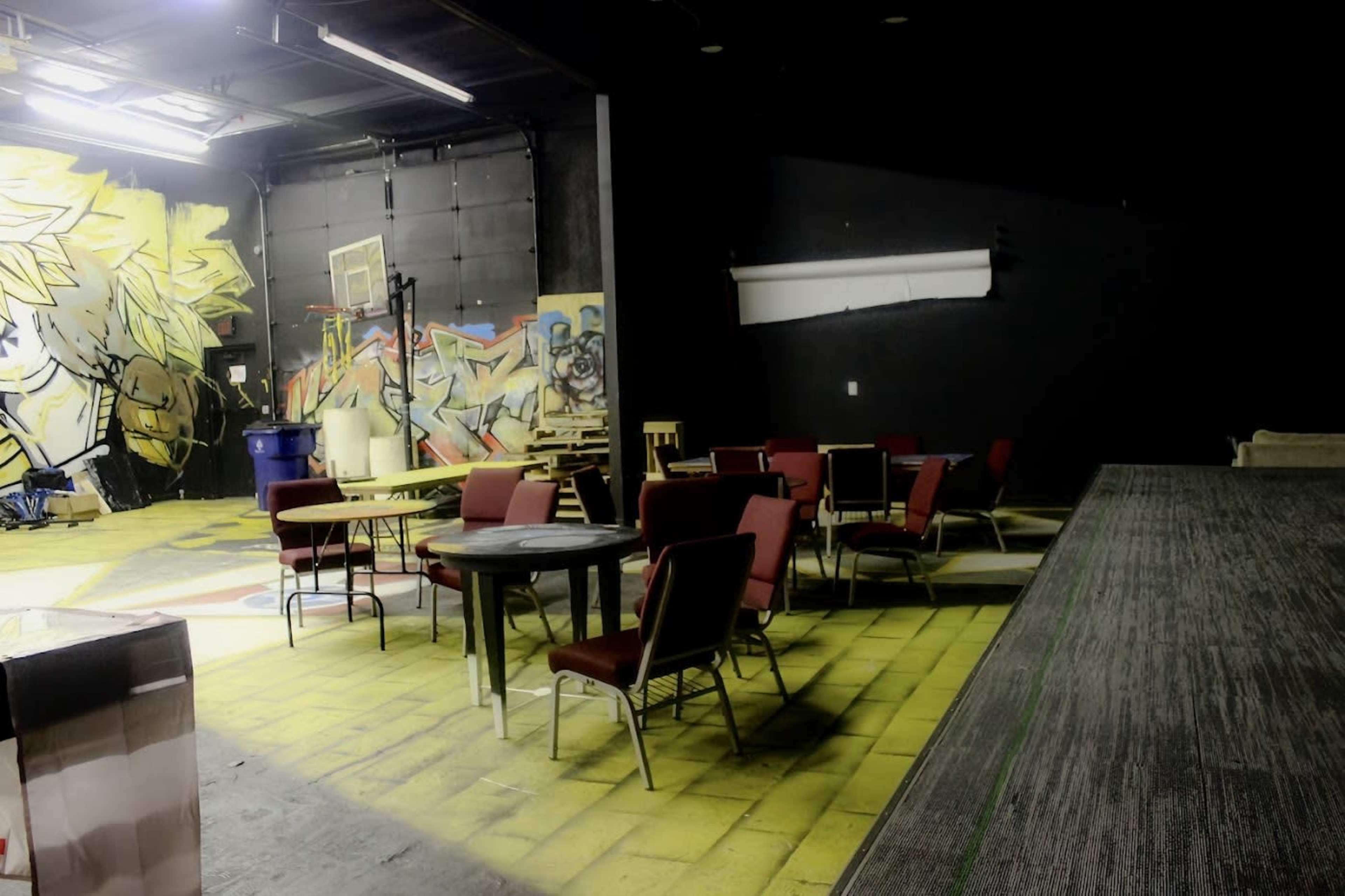 CR8R HUB | CR8R HUB – Content Creator Studio w/ Stage, Podcast & Event ...