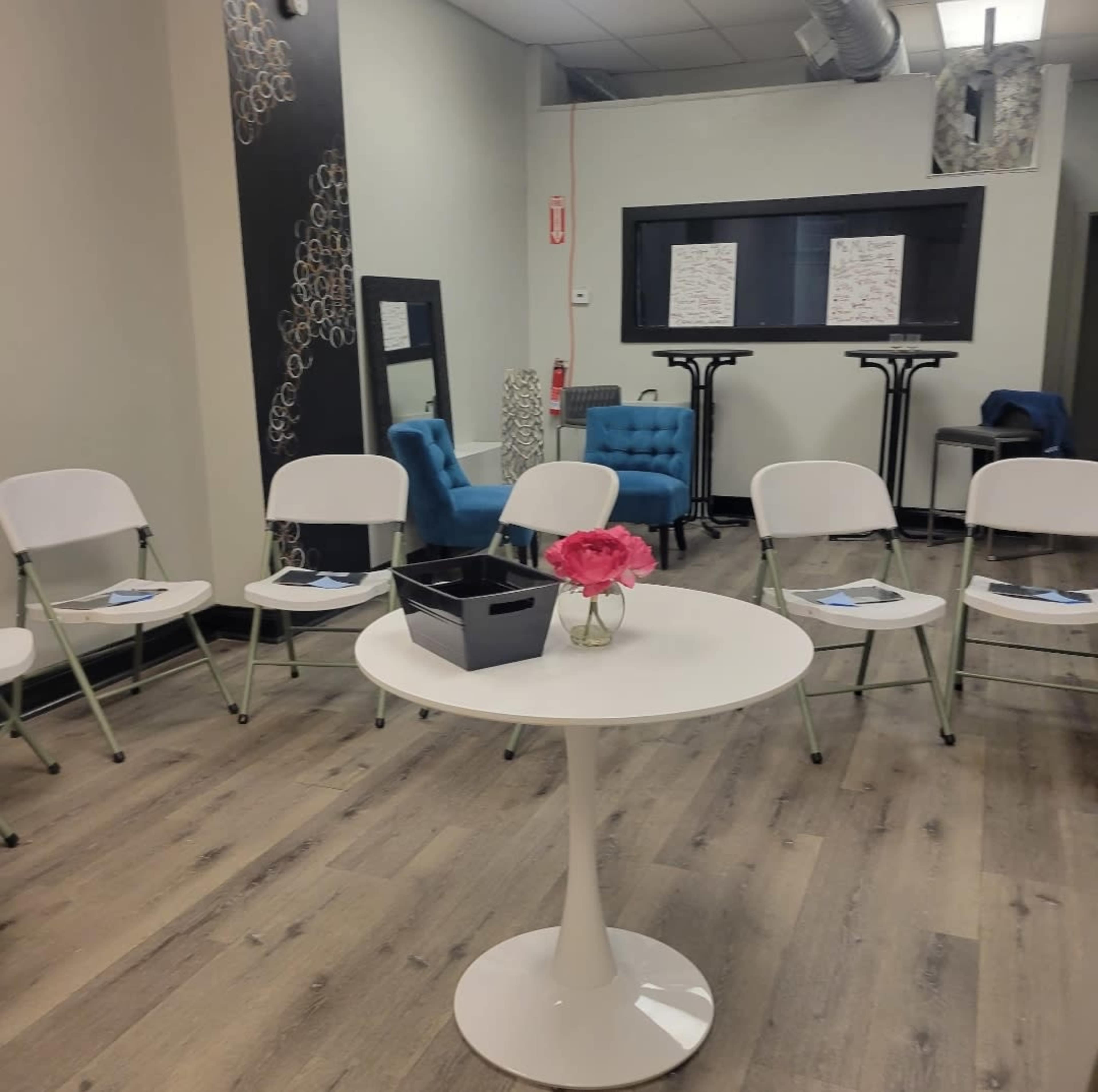 Creative, Elegant, Intimate Space, Chicago, IL, IL | Off-Site | Peerspace