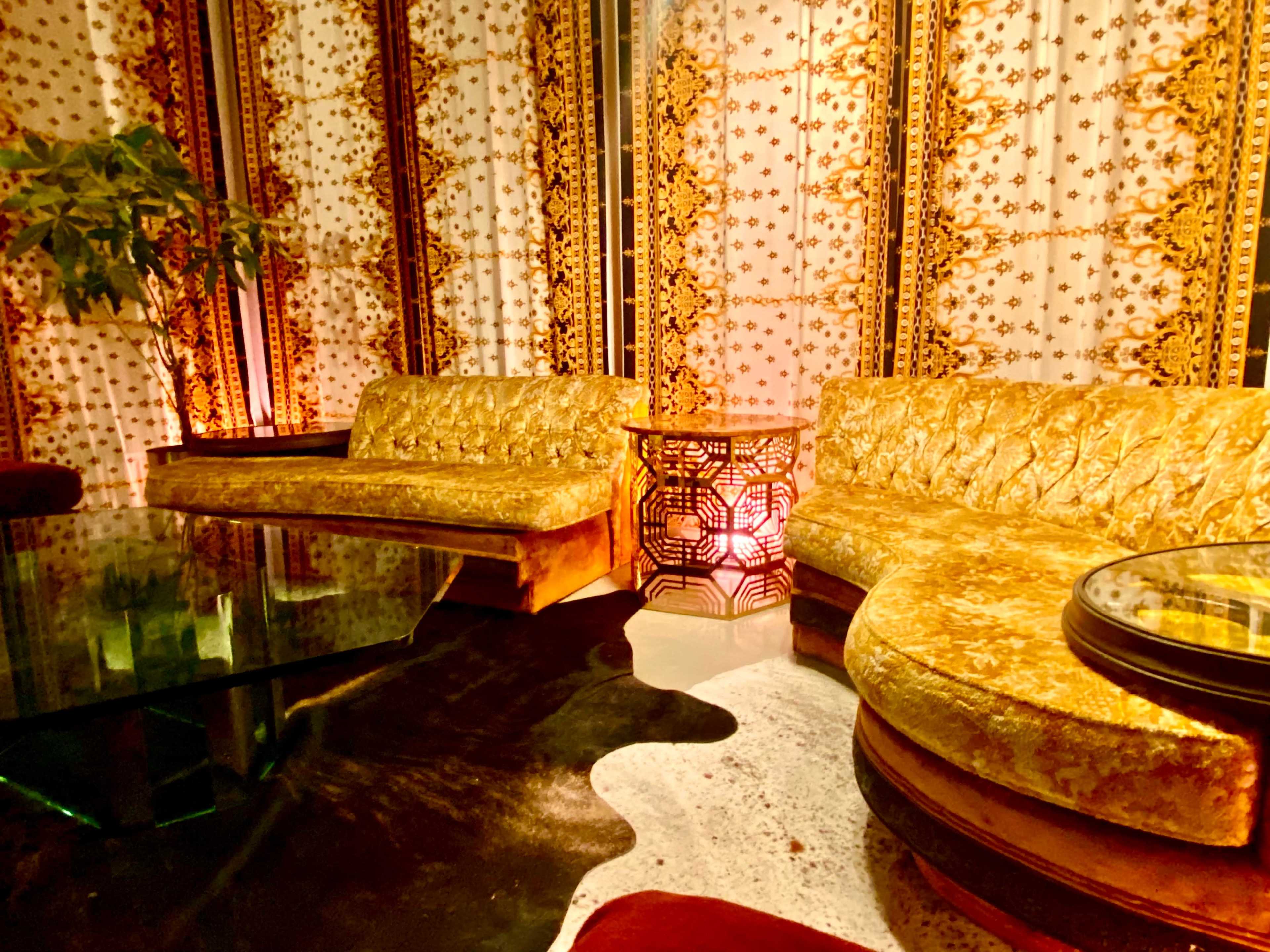 Retroluxe Design | GORGEOUS UPSCALE RETRO LOFT, Miami, FL | Event ...