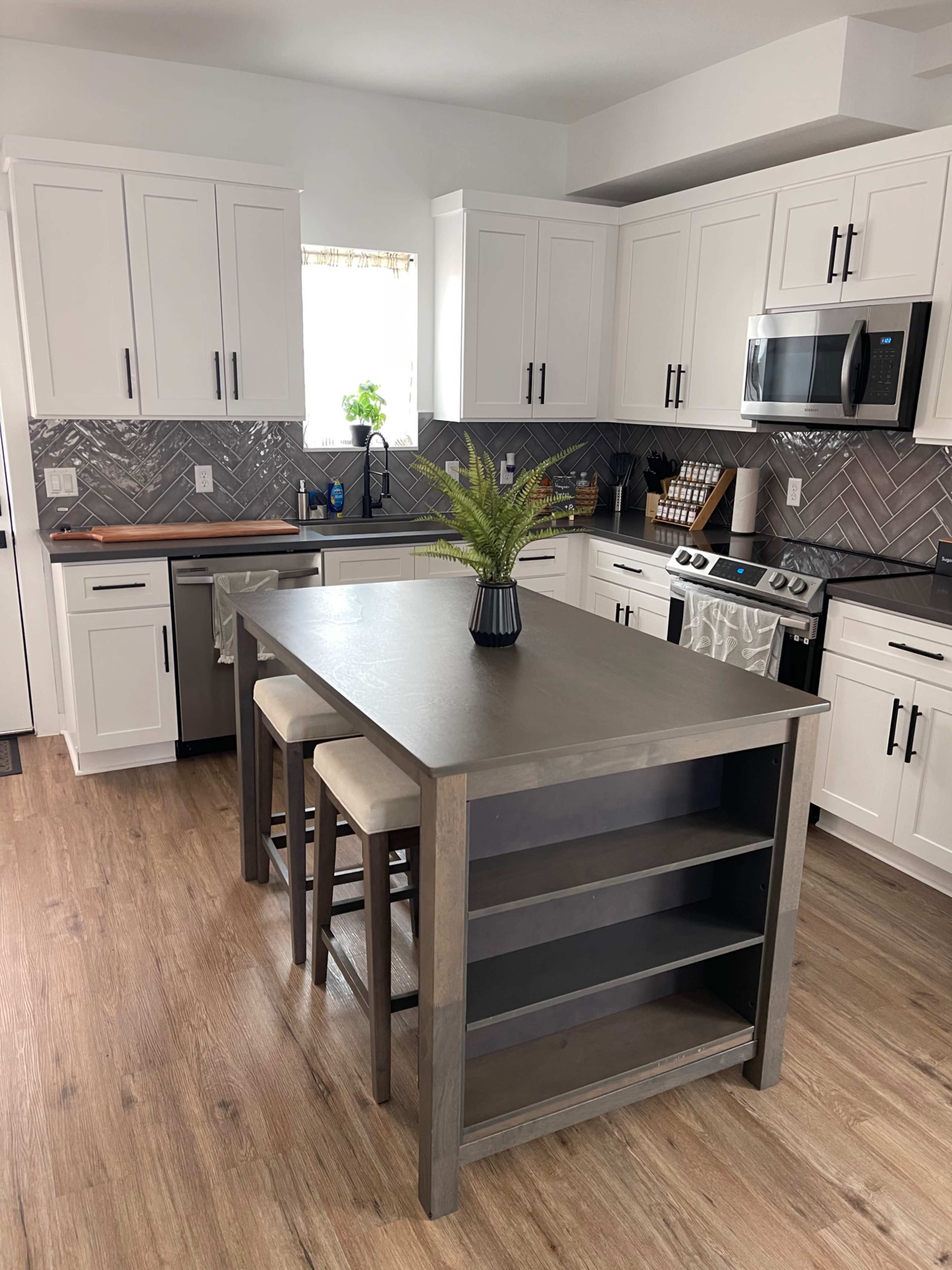 E-Run Homes | Cozy Rustic Townhouse, Houston, TX | Production | Peerspace