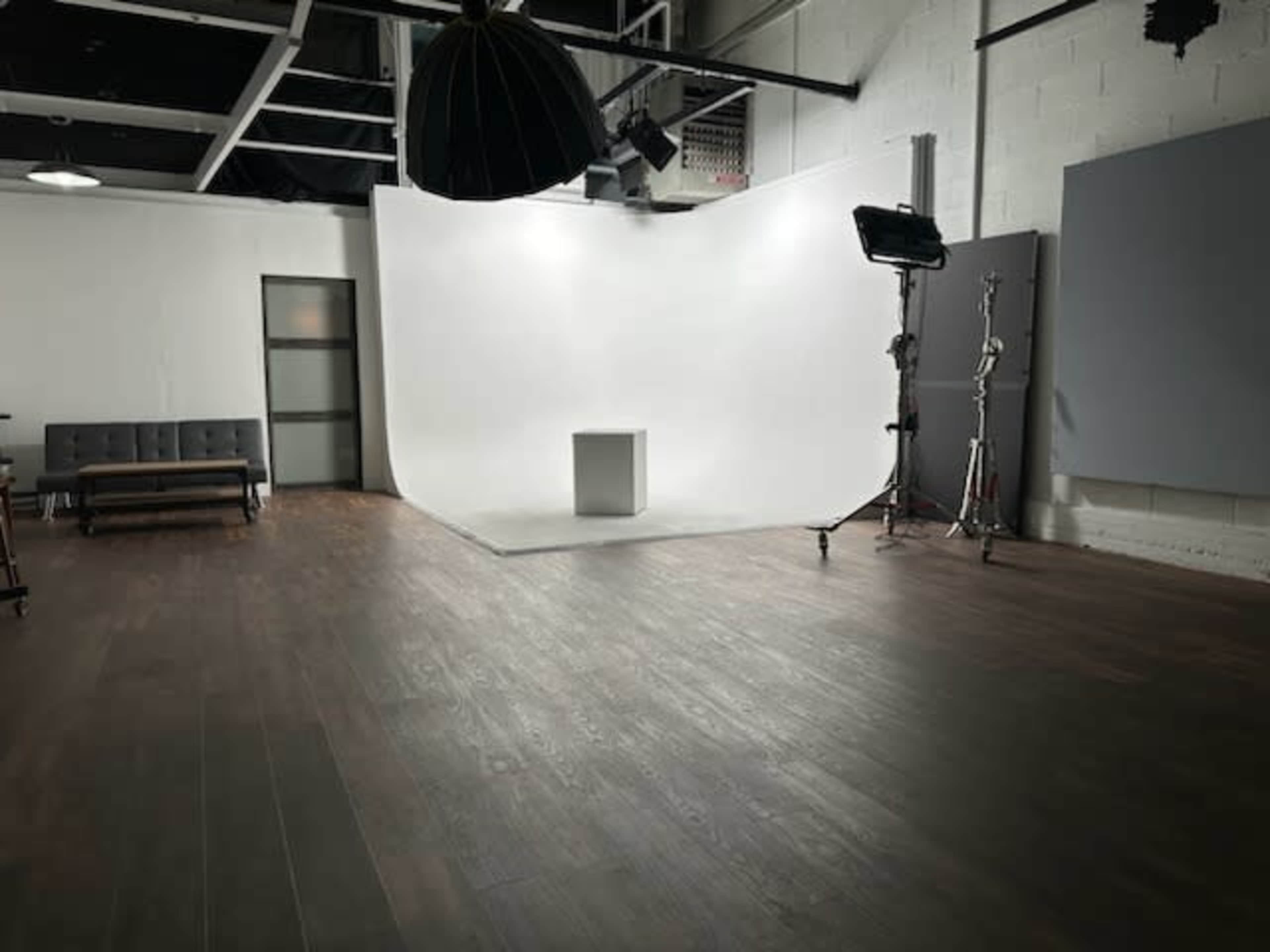 Photography space with natural light, Brooklyn, NY | Production | Peerspace