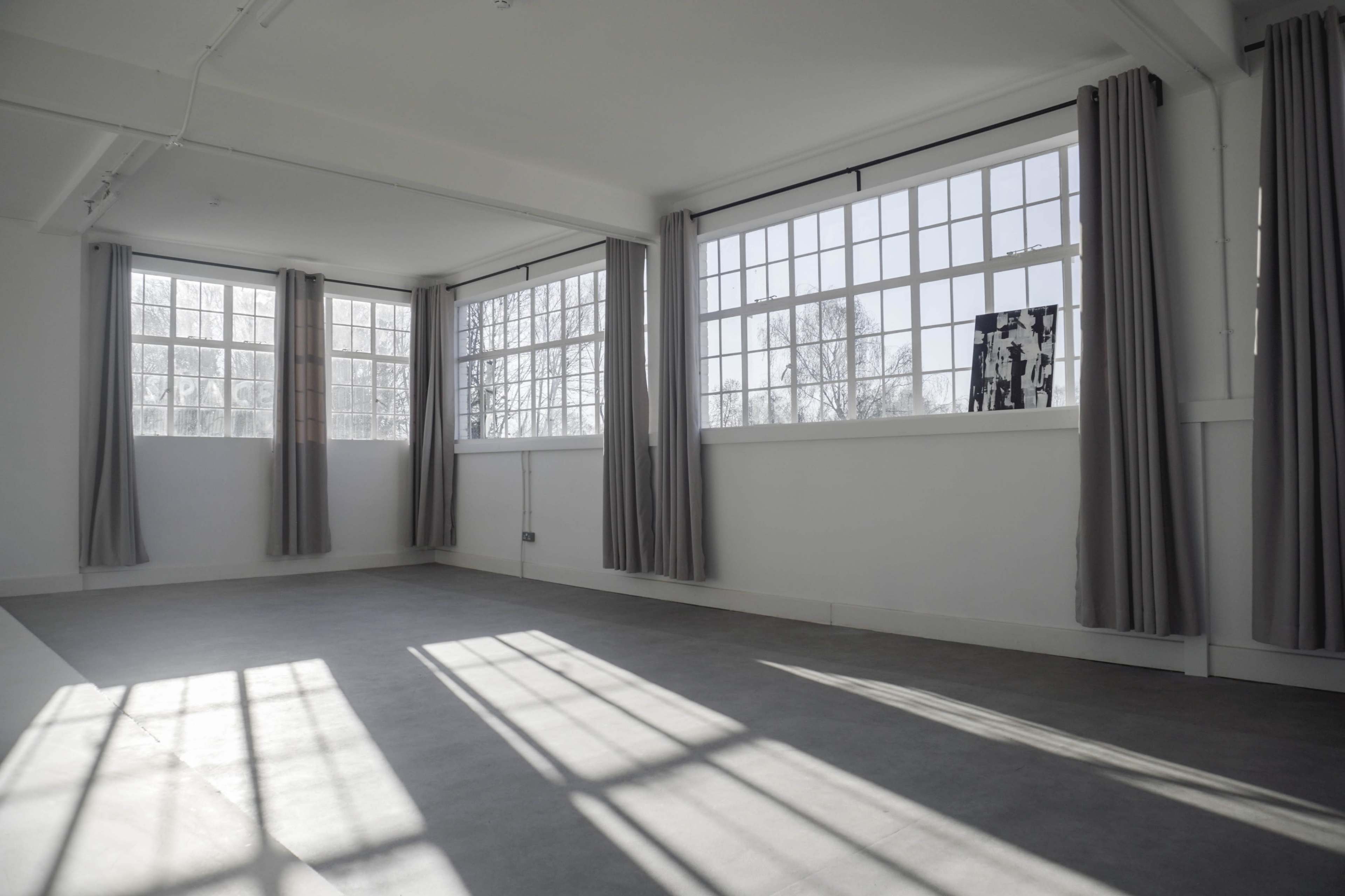 Natural Light Infinity Cove Studio in Hampton, West London, Hampton ...