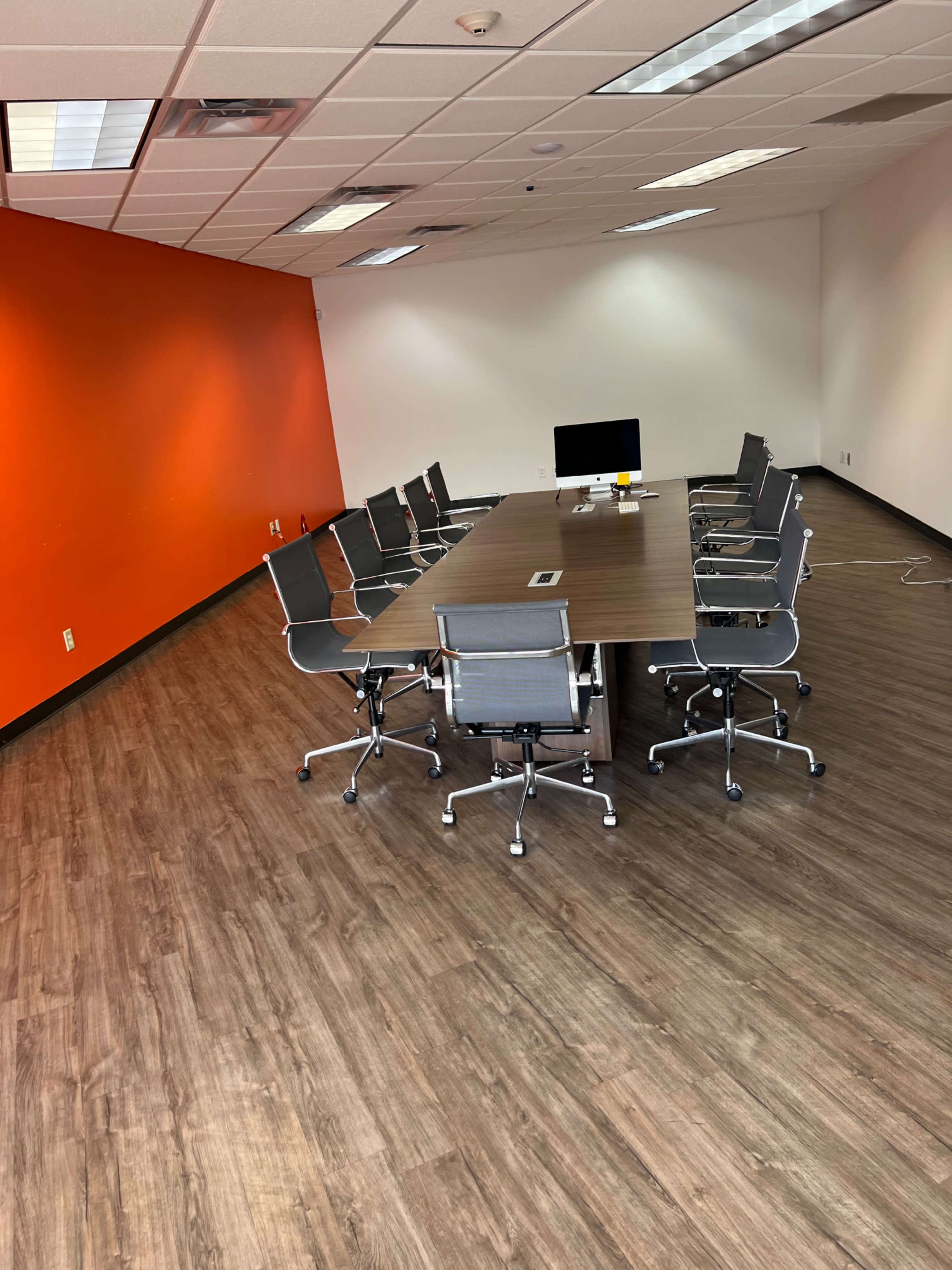 Modern 1,000 SF Photo + Video Studio with Lighting, Props, and ...