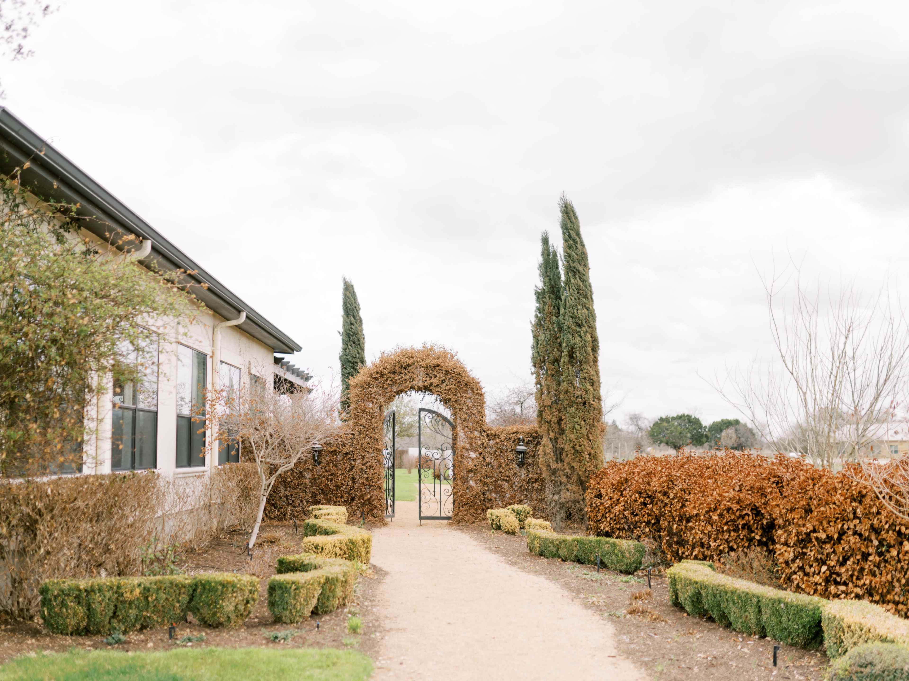 Elegant yet Rustic Estate with expansive lush gardens, Kyle, TX | Event ...