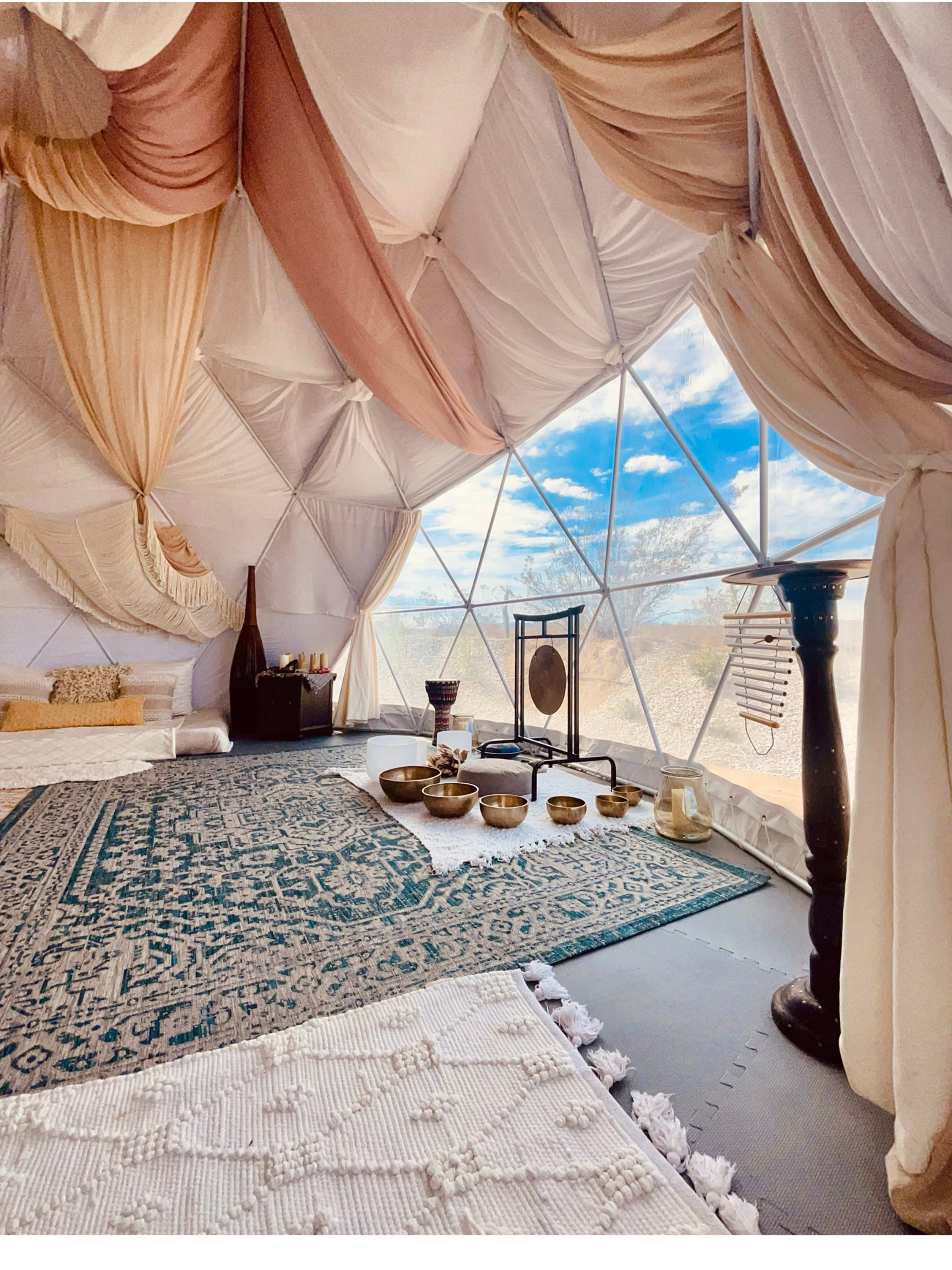 A Bohemian Geodesic Dome Retreat with Mountain Views Near Joshua Trees ...