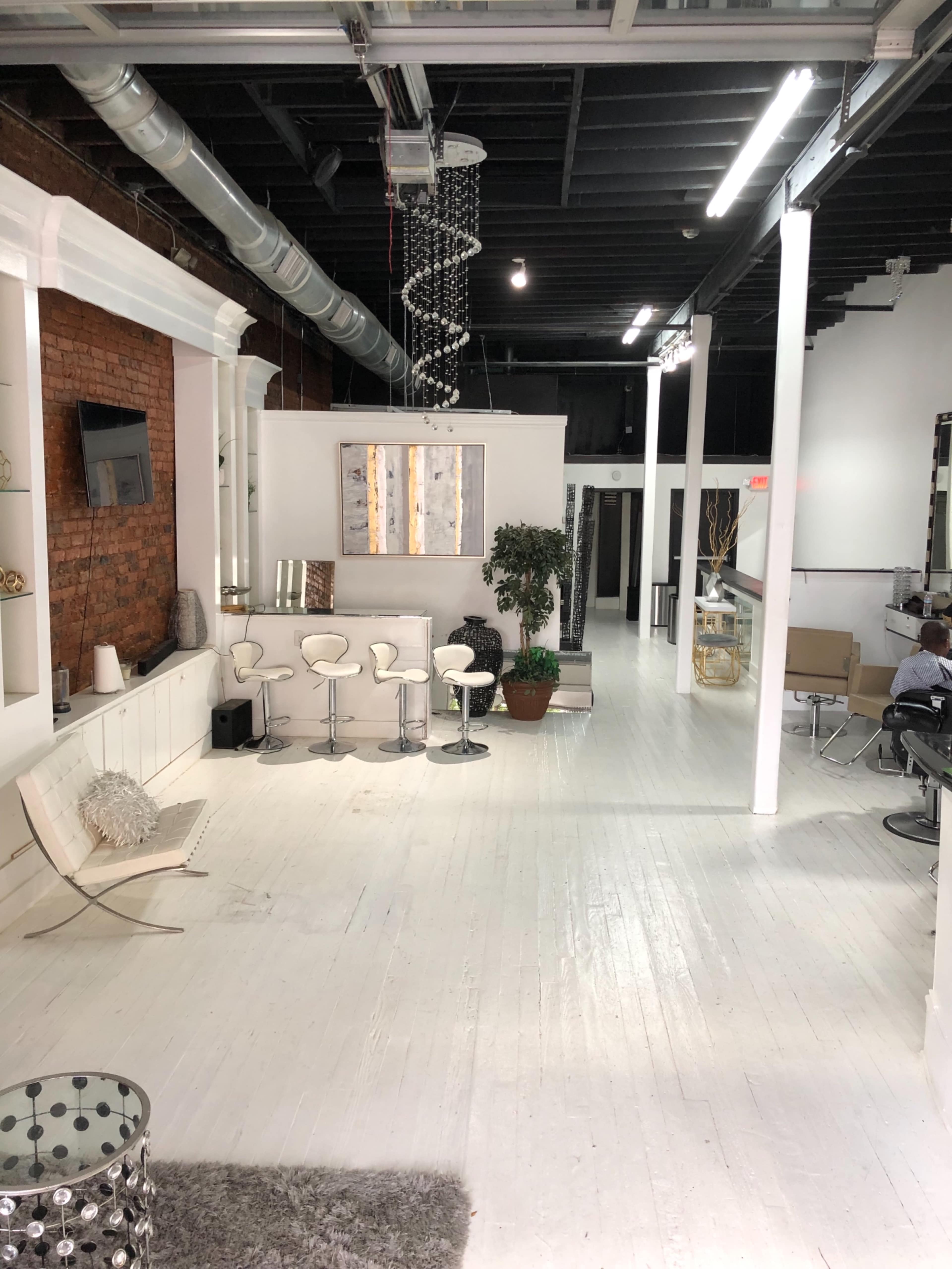 Pop-up shops, Classes ( lash, weaving, Frontal,etc) filming at stylish ...