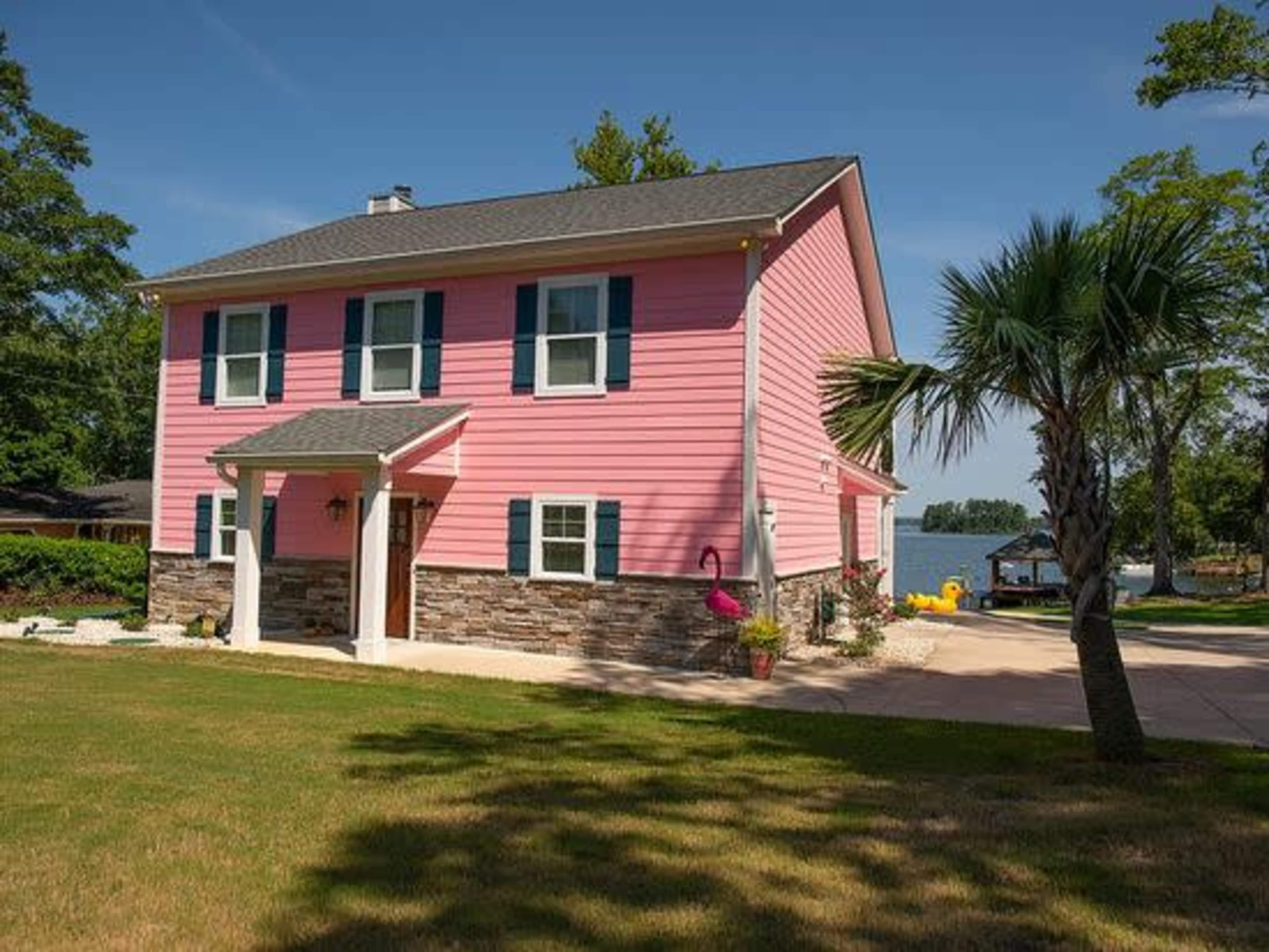 Lakeside Pink, Leesville, SC | Production | Peerspace